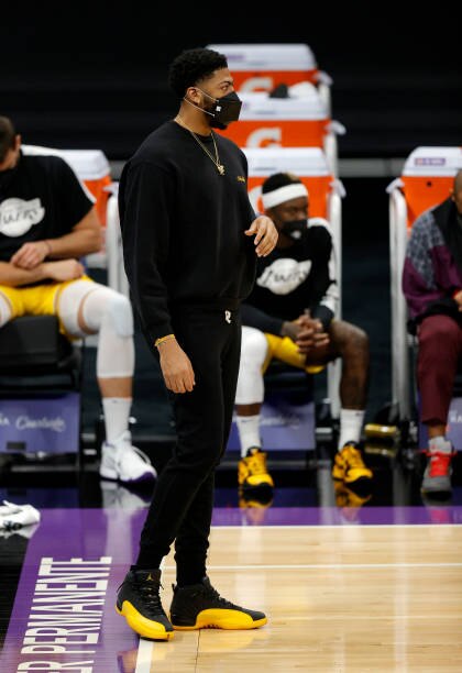 Lakers' Anthony Davis Reportedly Responds to Motorcycle Crash to Help ...