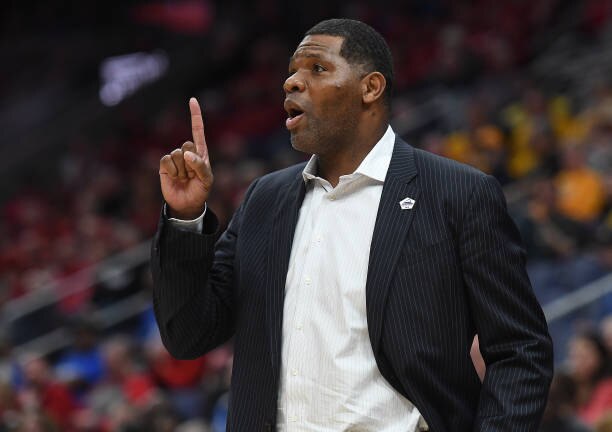 Ex-Evansville CBB Coach Walter McCarty Accused of Sexually Assaulting ...