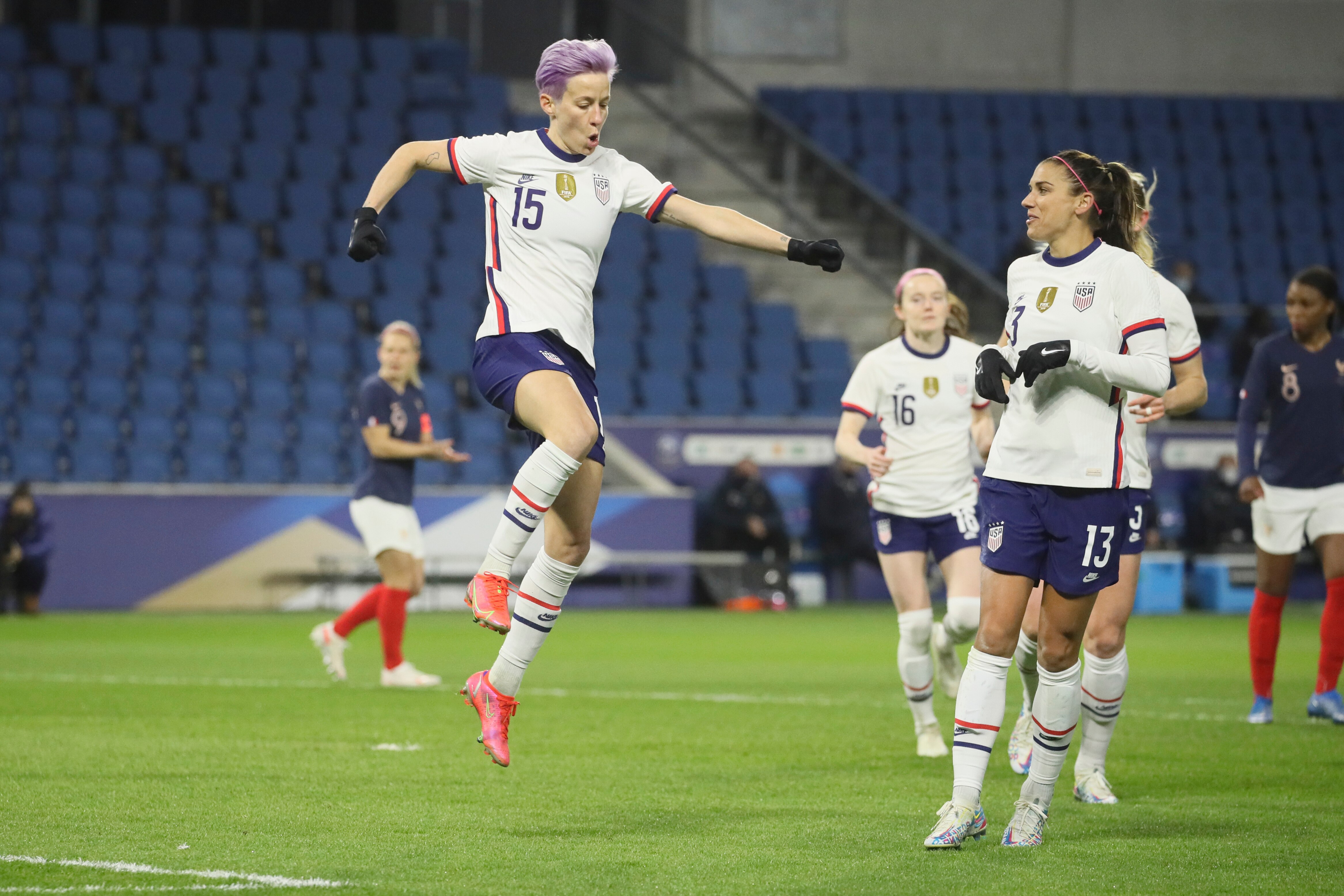 Megan Rapinoe, Alex Morgan Score as USWNT Beats France in 2021 Friendly ...