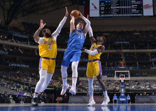Luka Doncic Leads Mavs Past Lakers in Anthony Davis' Return from Calf ...