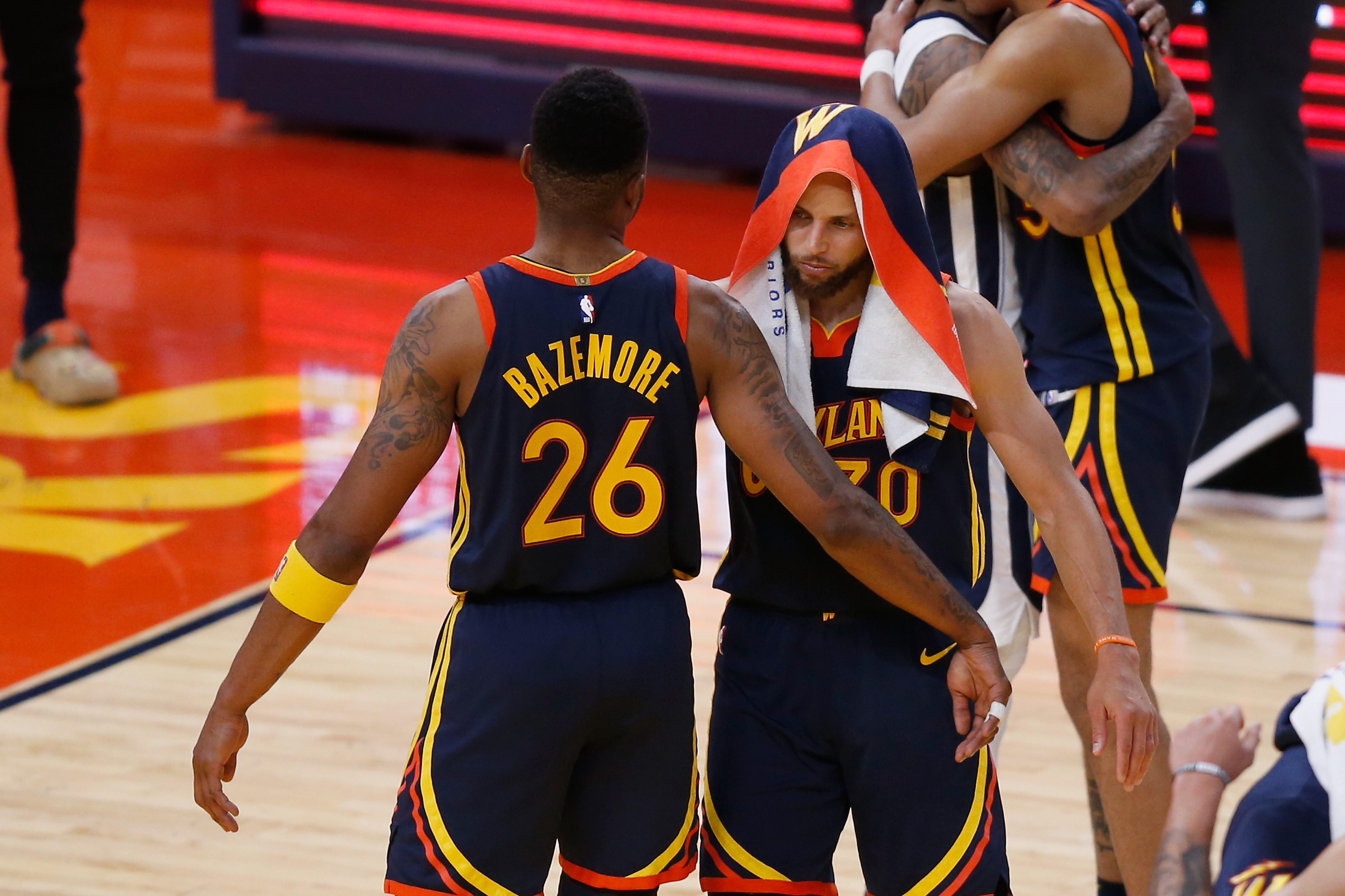 Steph Curry Played Through Fractured Tailbone Injury, Warriors' Kent ...