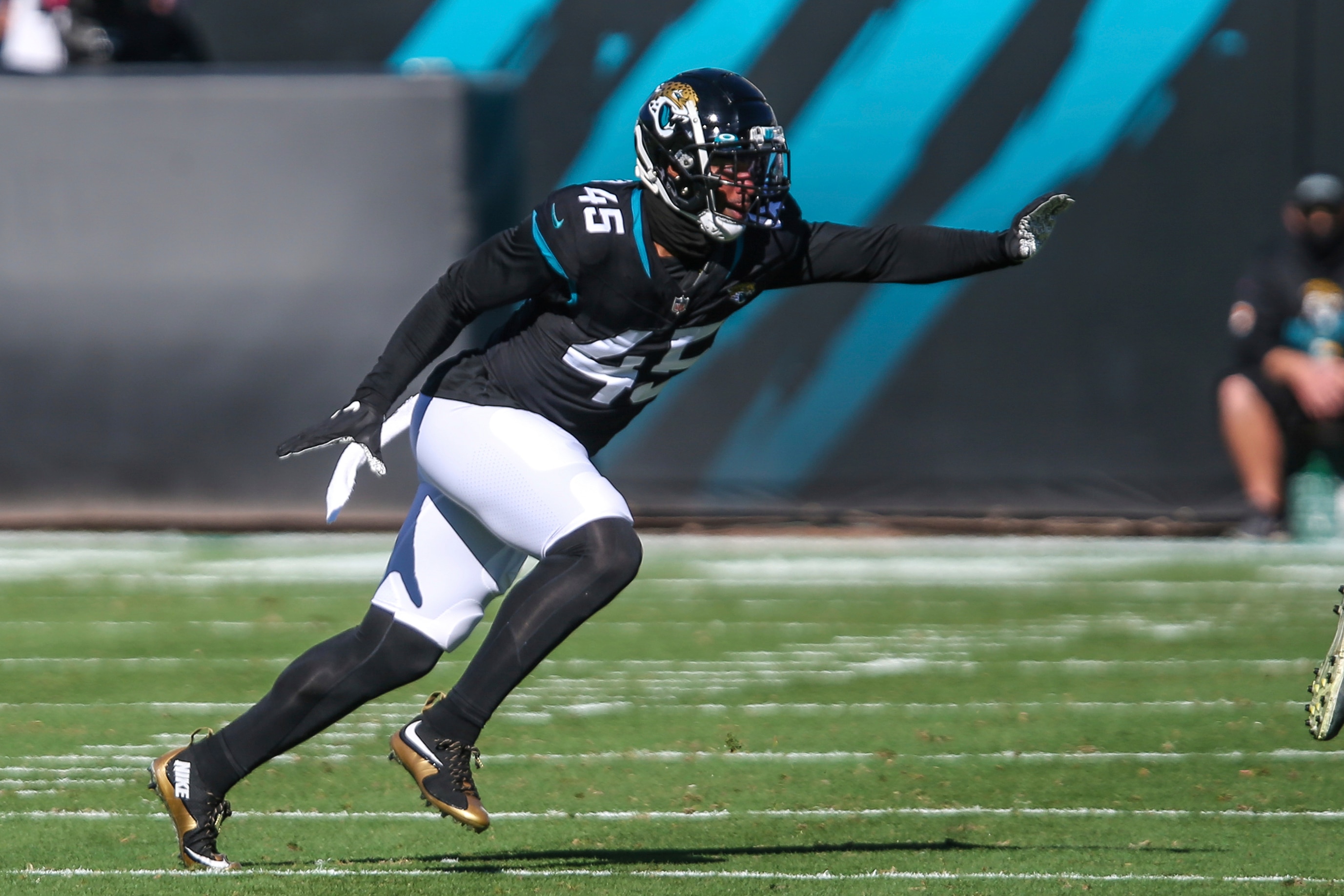 Jaguars' K'Lavon Chaisson Tests Positive for COVID-19; Attended Von ...