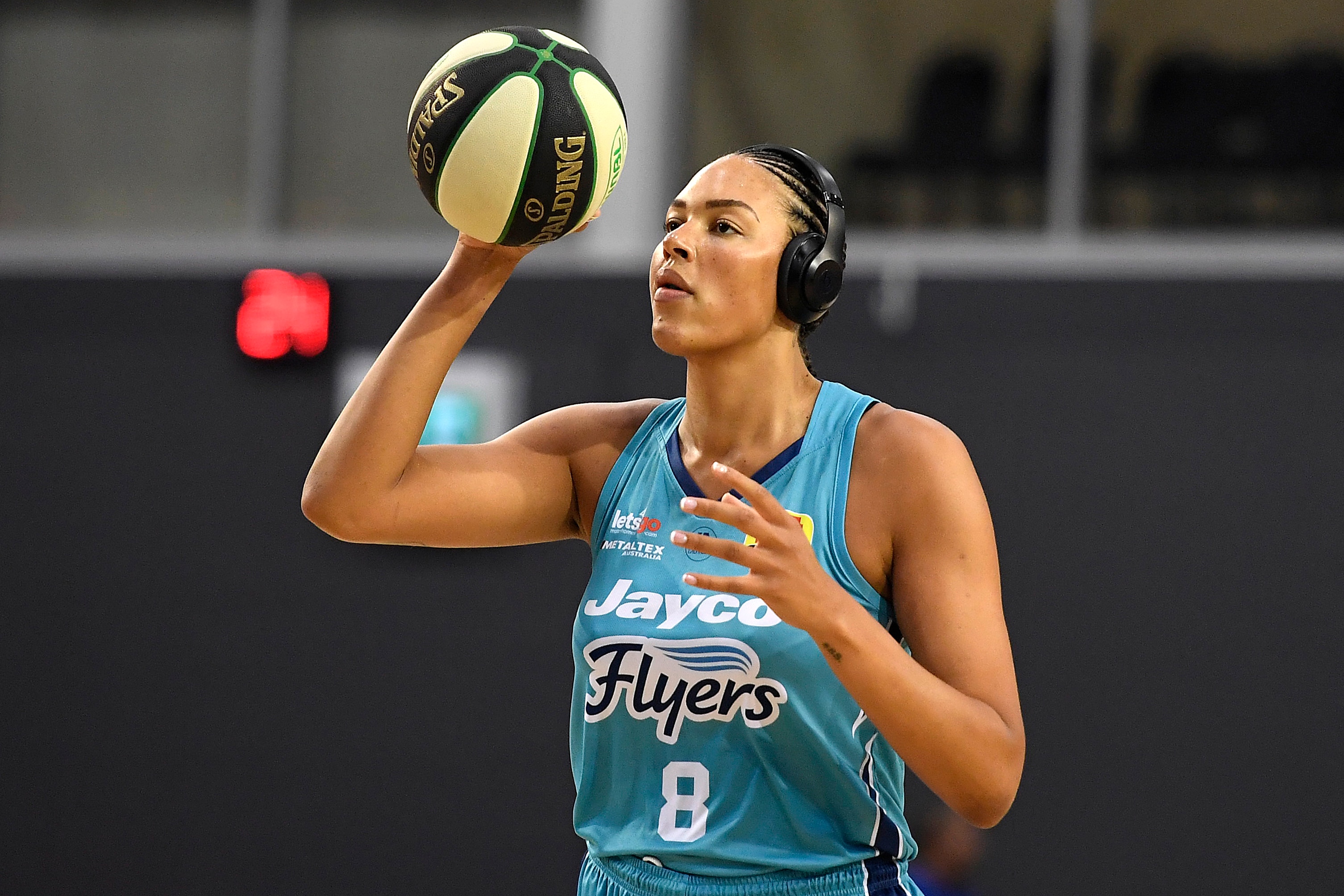 Liz Cambage Withdraws from 2021 Olympics to 'Take Care' of Mental ...