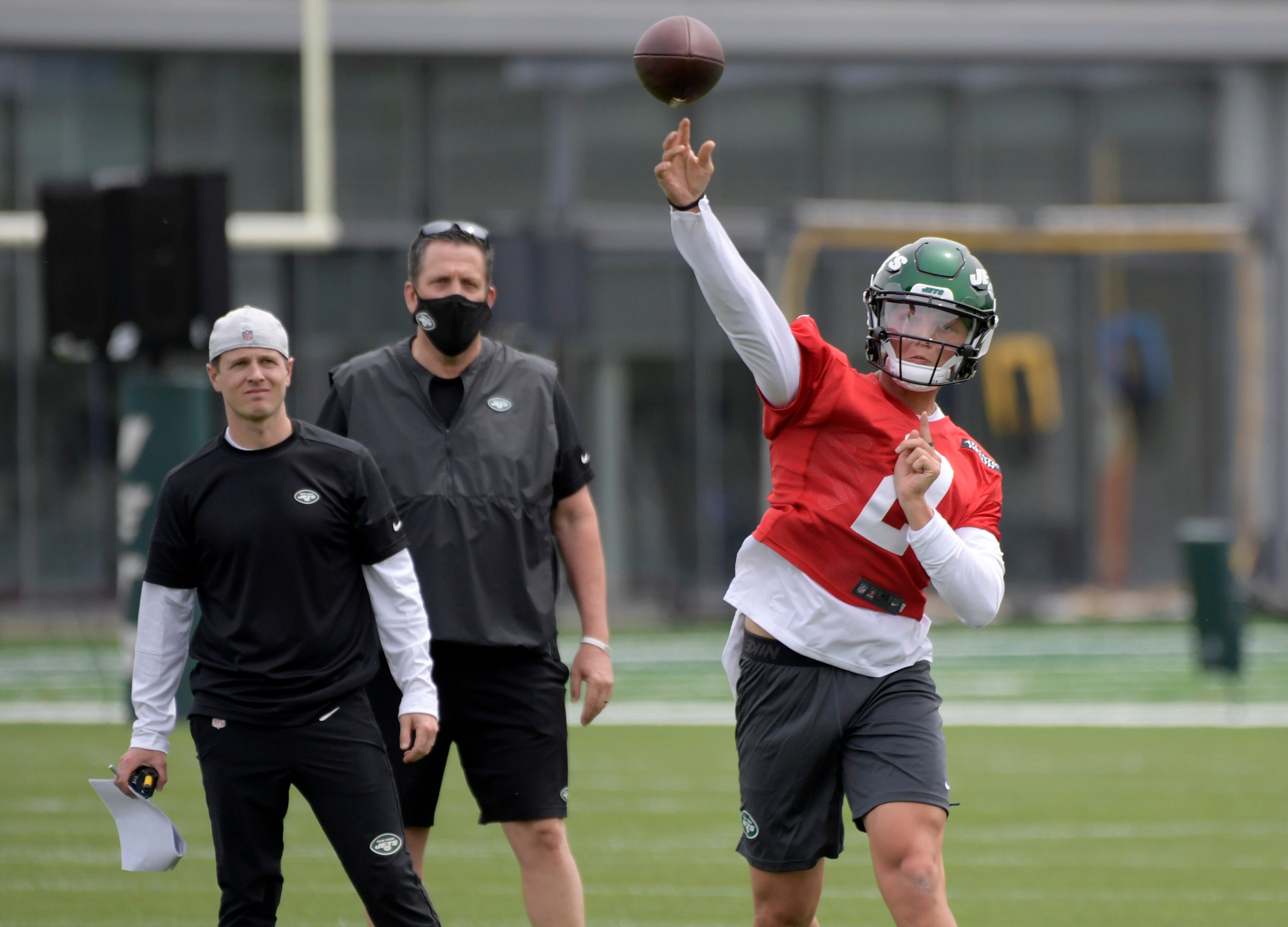 Greg Knapp, Jets Assistant Coach, Dies at Age 58 After Being Hit by Car ...