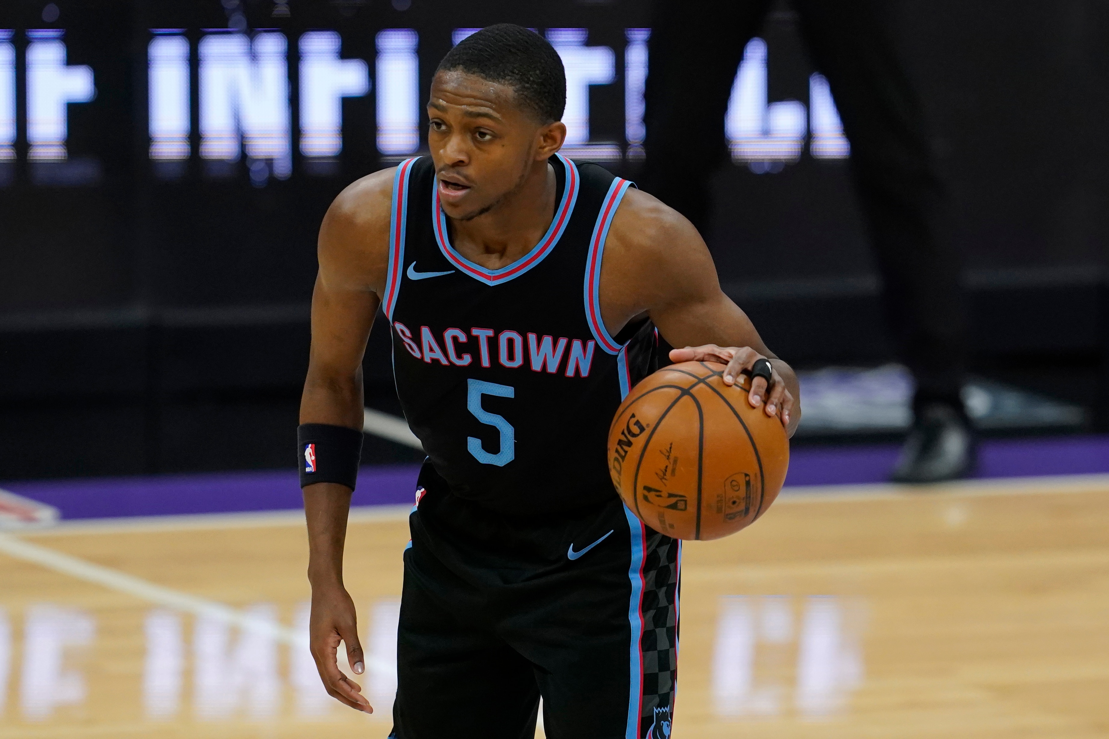 De'Aaron Fox Reportedly 'Content' with Kings amid Link to Ben Simmons ...