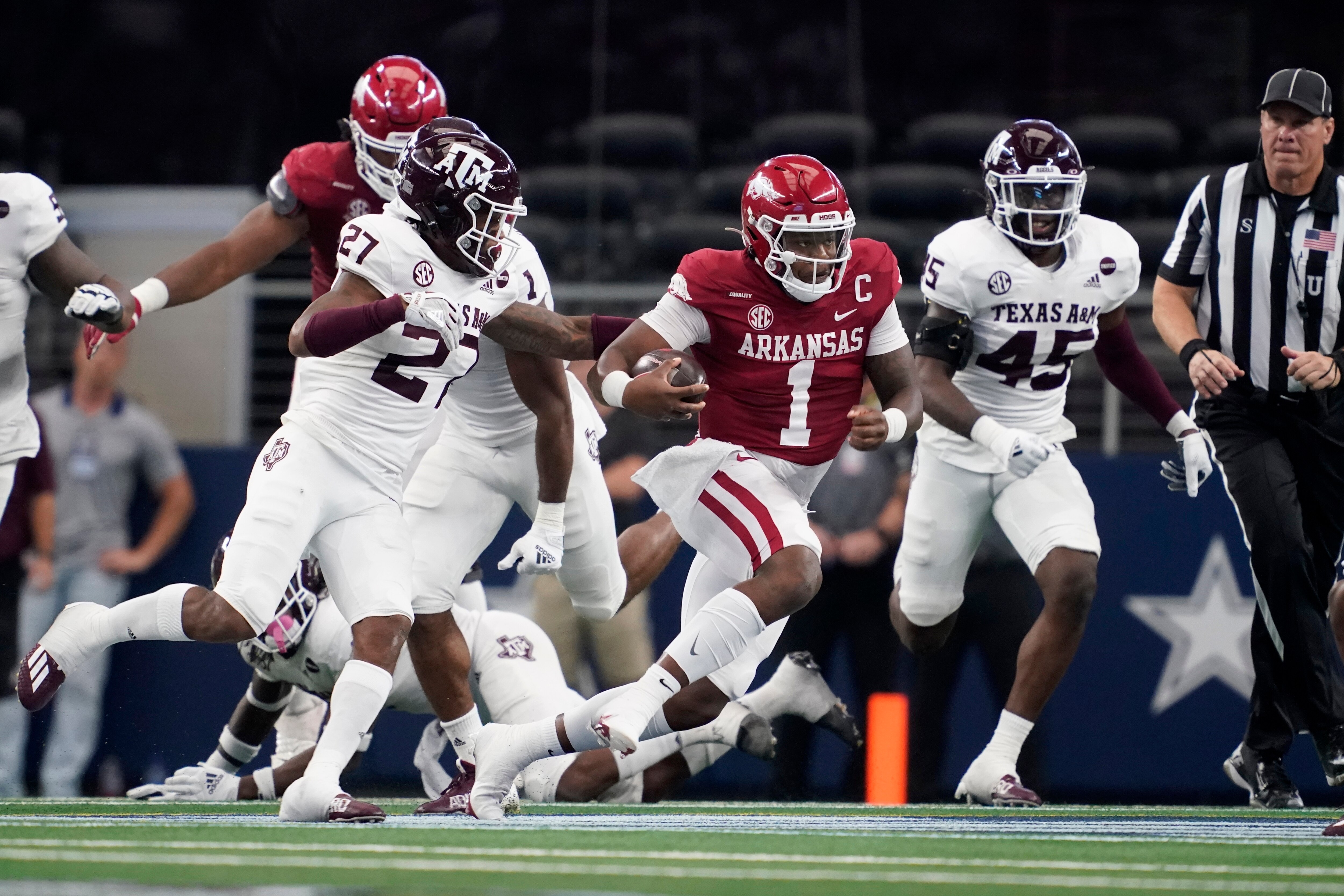 No. 16 Arkansas Upsets No. 7 Texas A&M Behind Treylon Burks' 181 Total ...