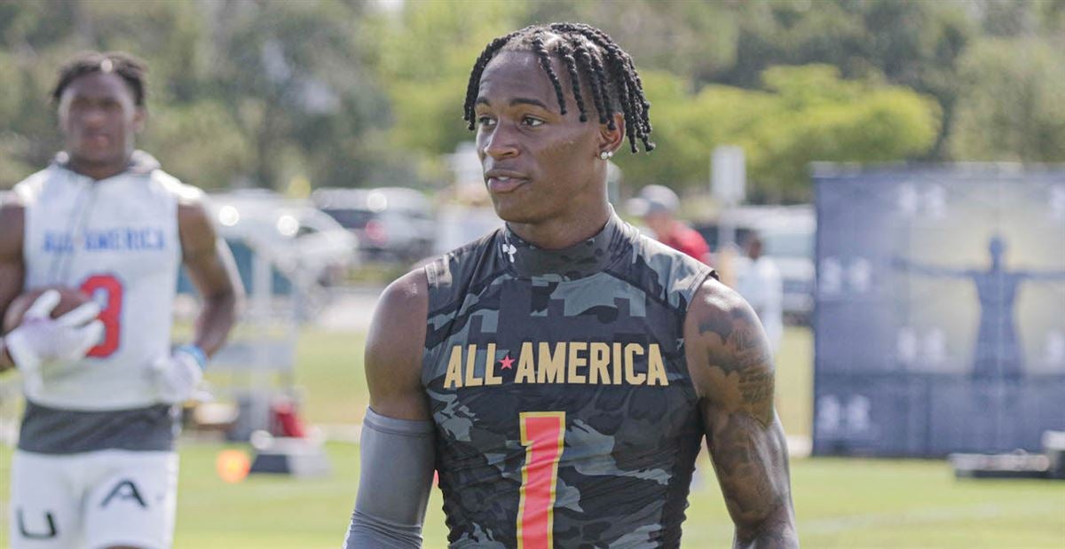5-Star WR Prospect Evan Stewart to Sit Out Senior Season Amid Open ...