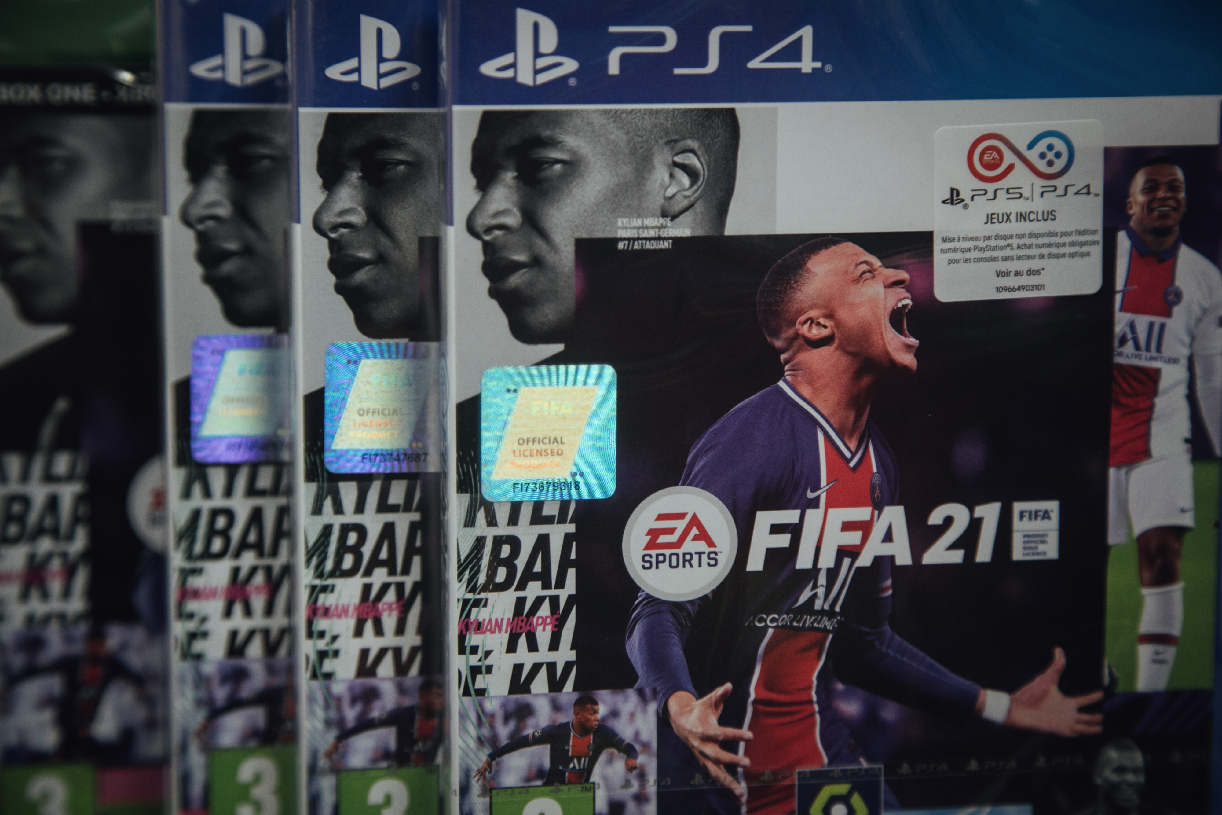 Report: FIFA Eyes More Than $1B in EA Sports Contract Talks amid ...