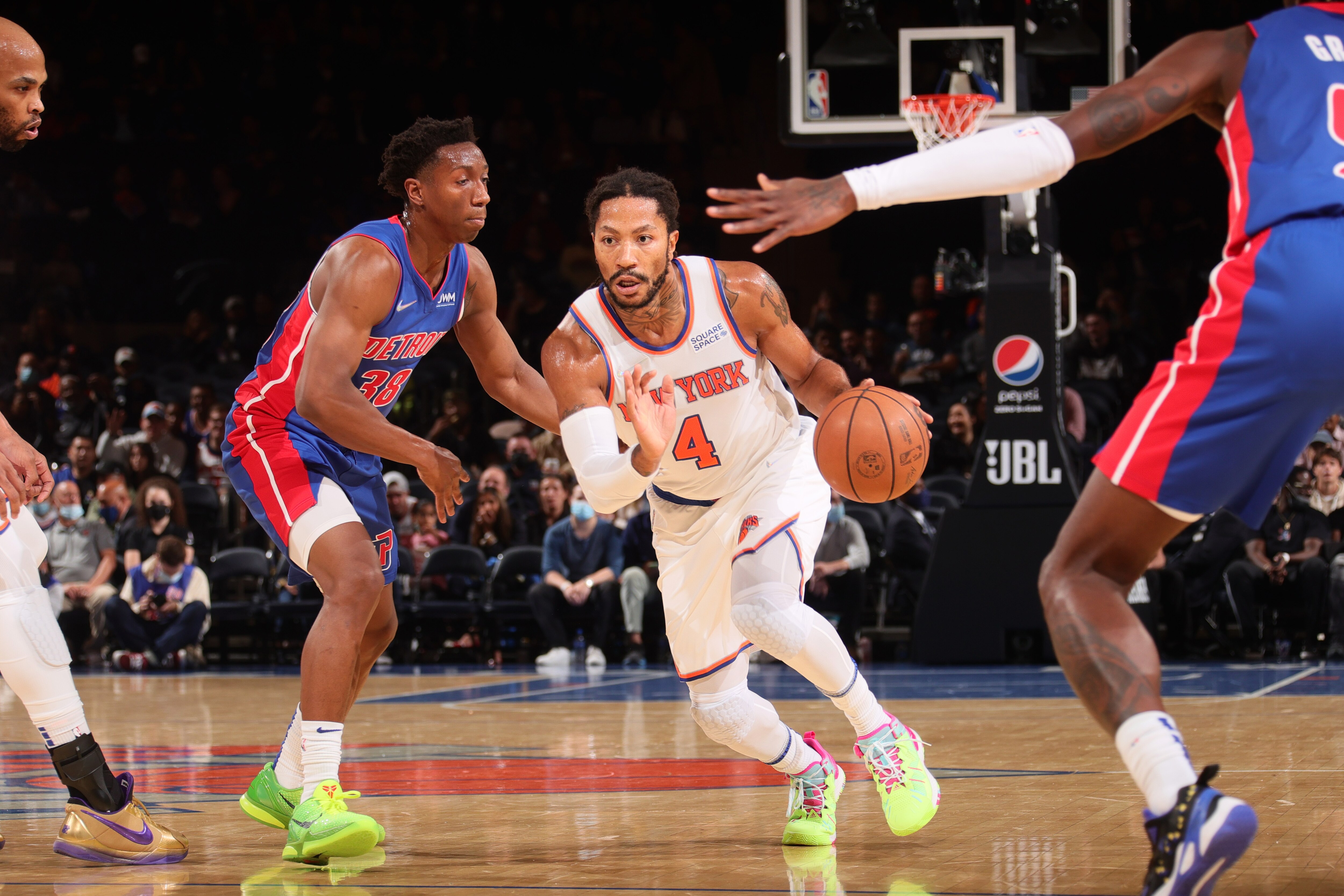 Knicks' Derrick Rose Wanted to 'Catch My Rhythm,' Not Rest vs. Pistons ...