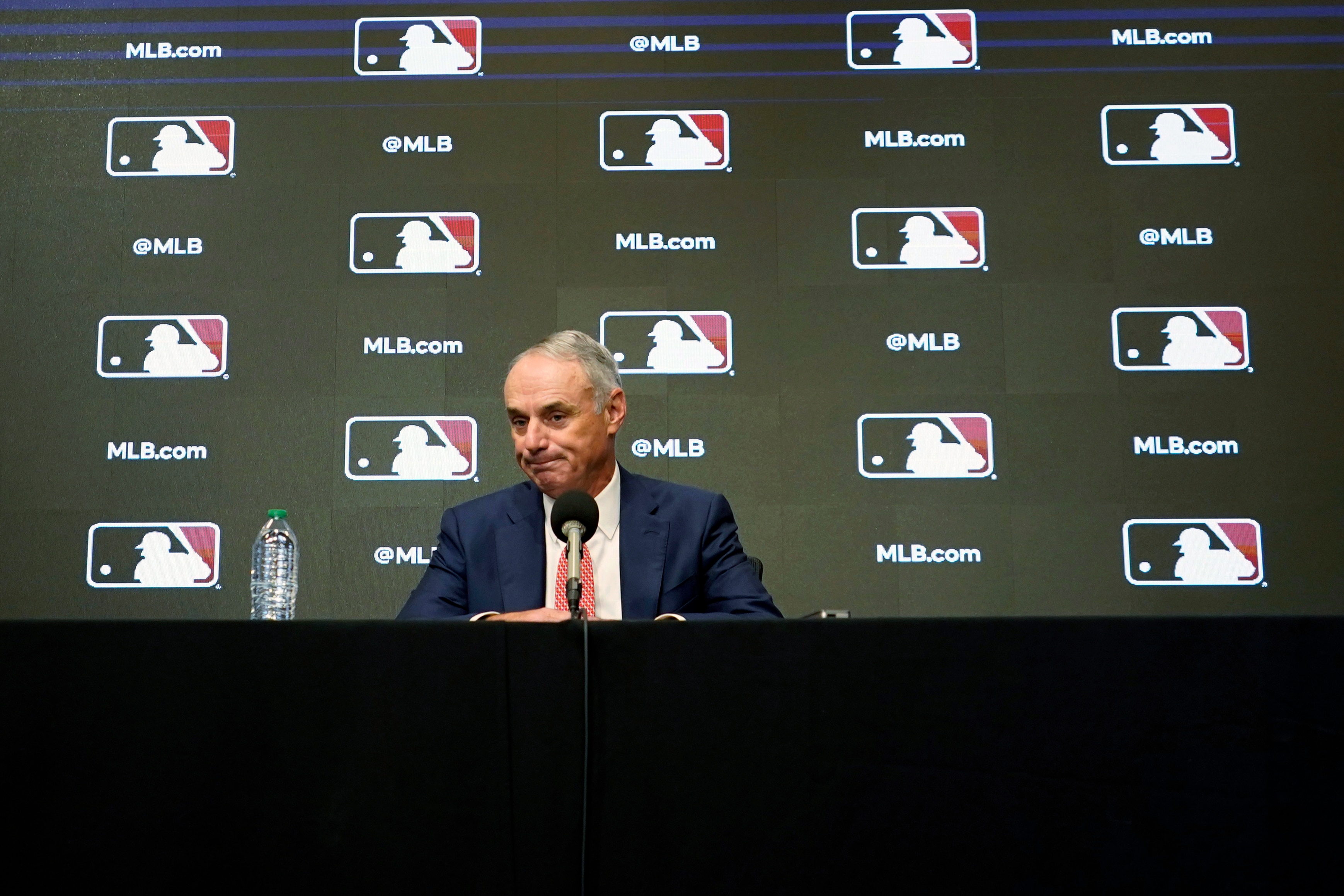 MLB Players Change Twitter Profile Pictures to Blank Silhouettes Amid ...