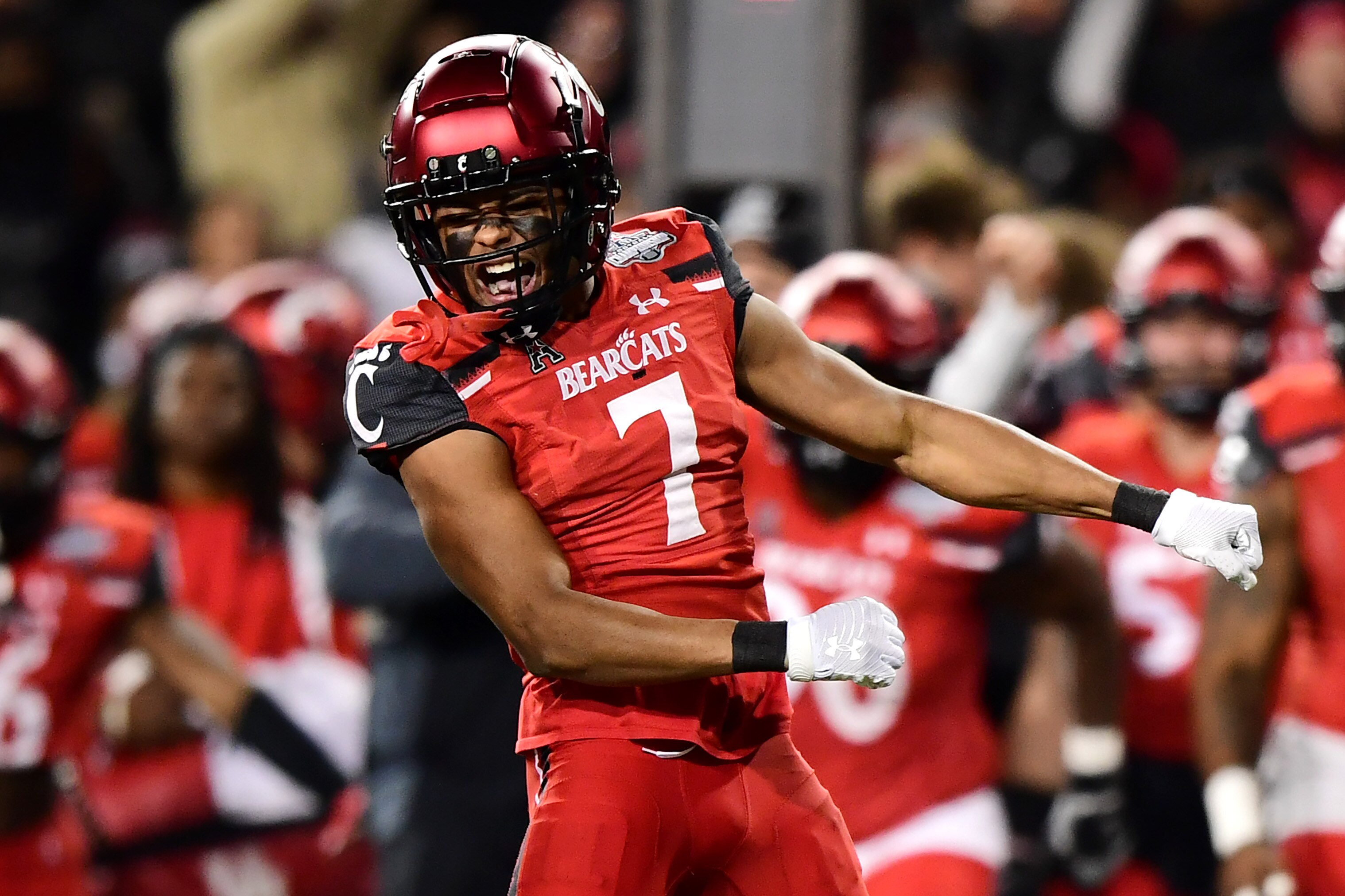 Cincinnati's Coby Bryant Wins 2021 Jim Thorpe Award | News, Scores ...