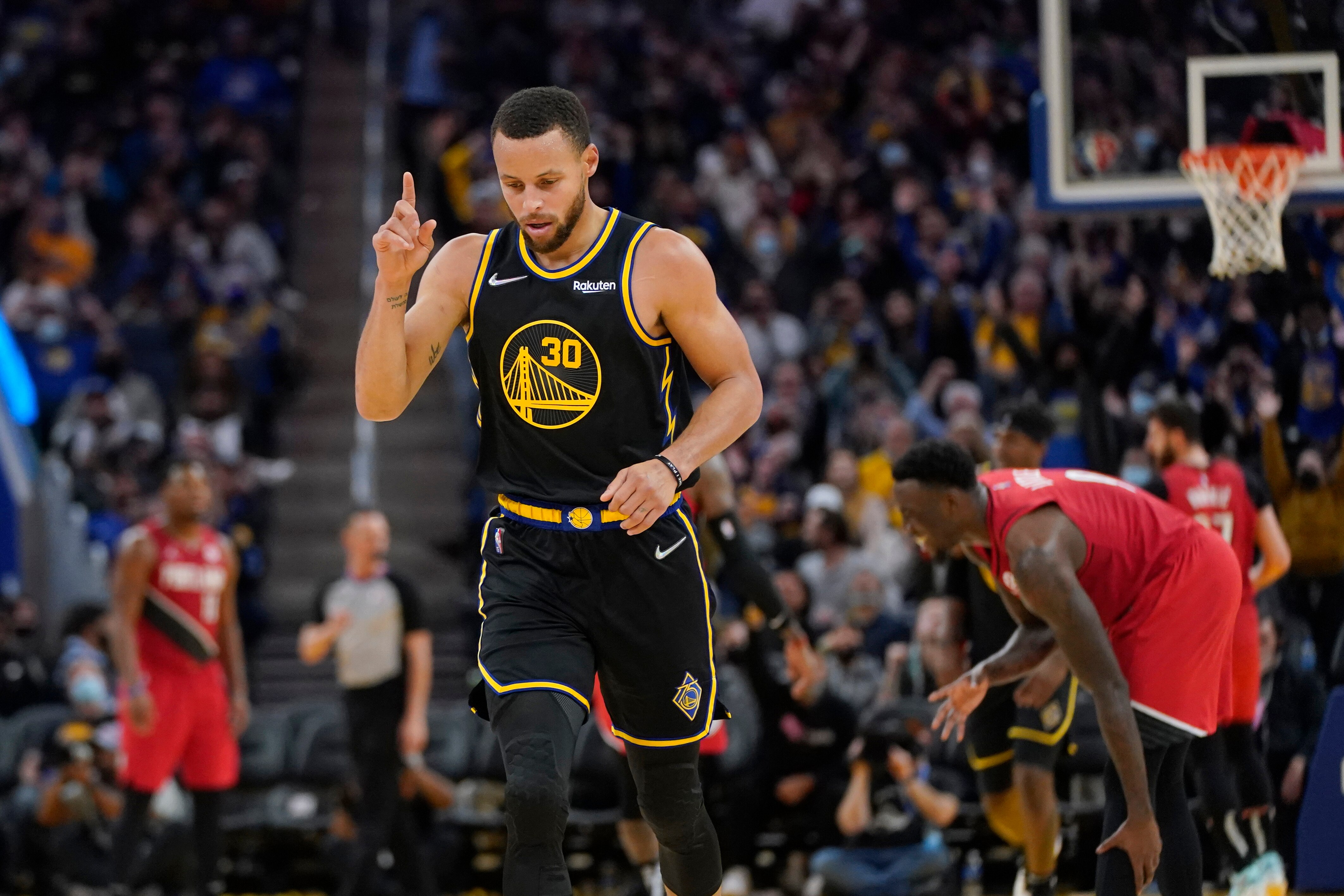Stephen Curry Has 'Redefined' the PG Position, Warriors' Steve Kerr ...