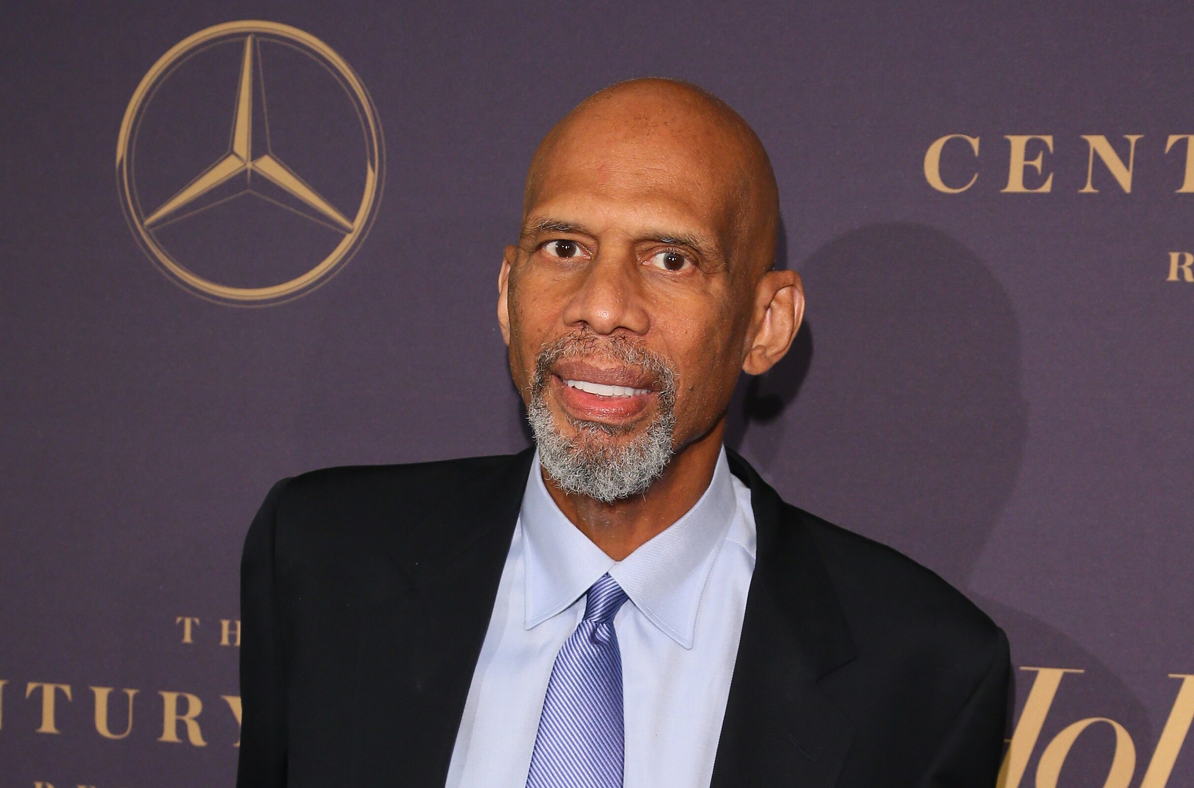 Kareem Abdul-Jabbar: LeBron James' COVID-19 Meme Was a 'Blow to His ...