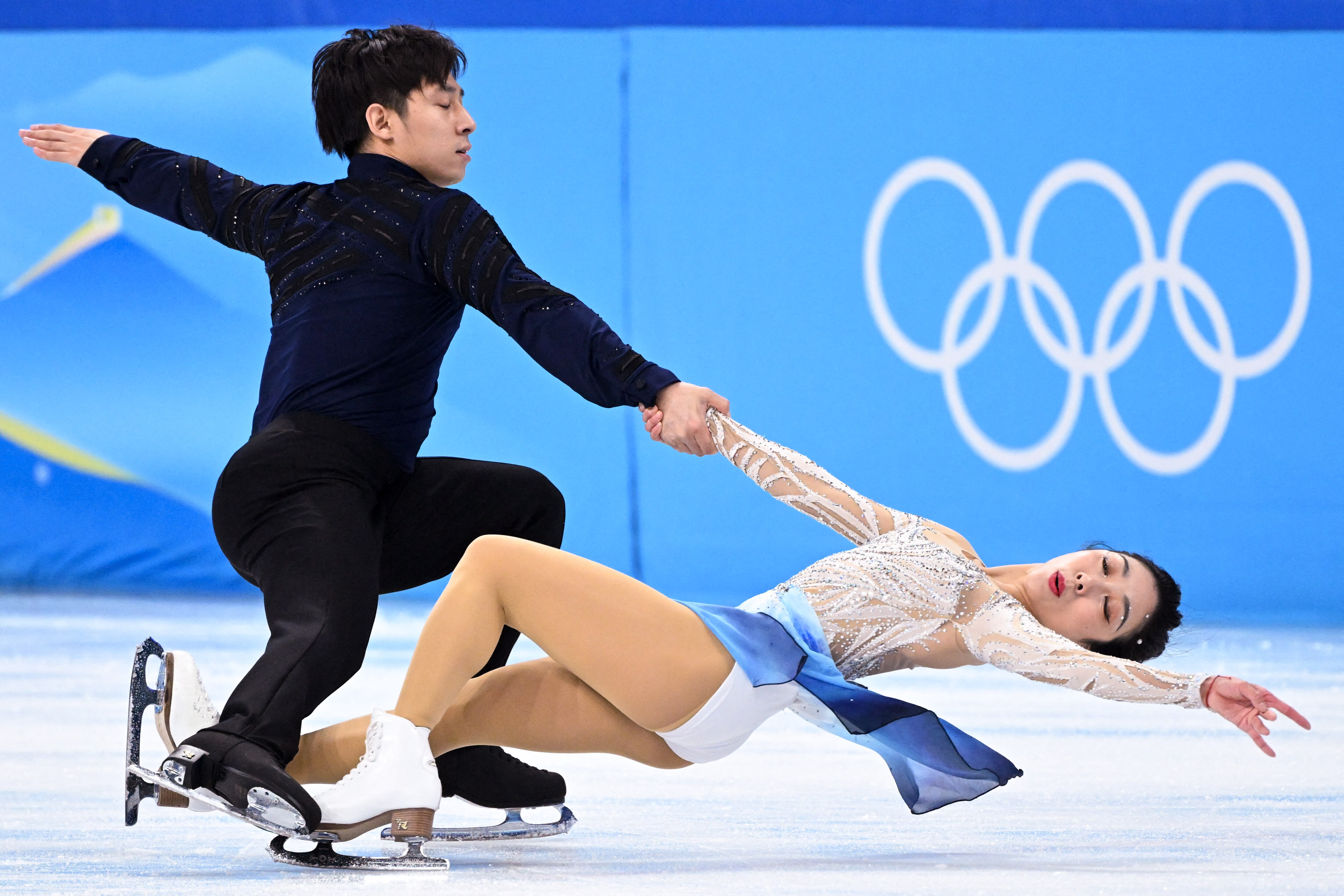 Pairs Figure Skating Results 2022: China's Sui Wenjing, Han Cong Win ...
