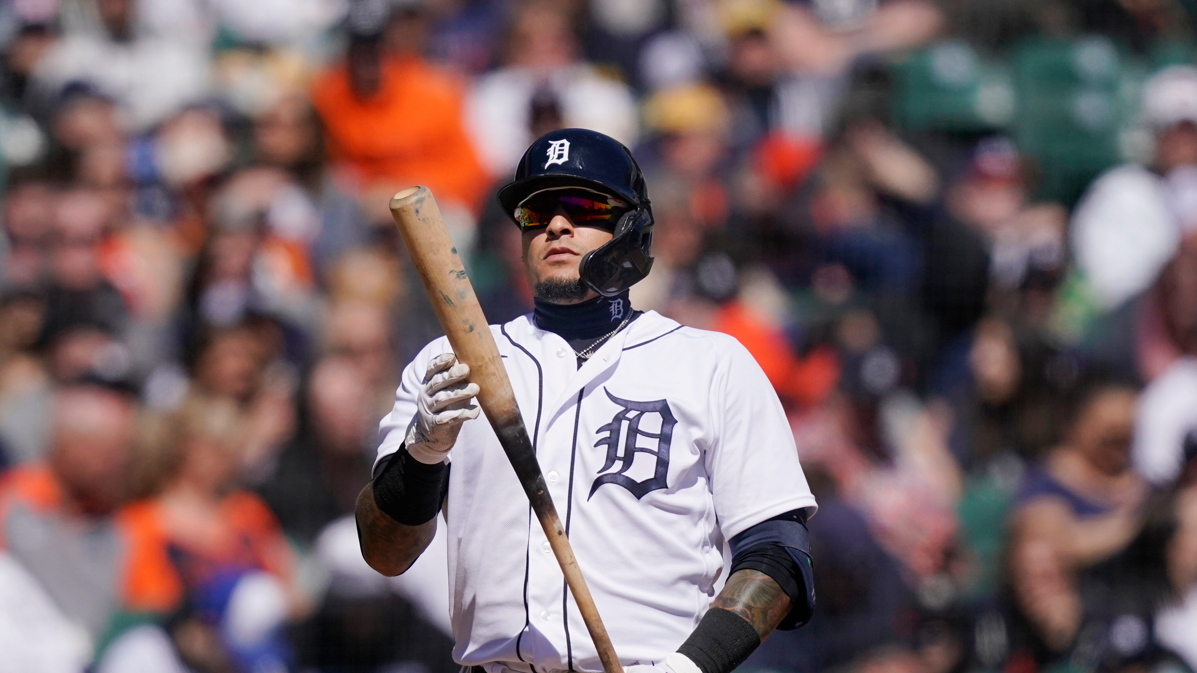 Javier Baez Exits Twins vs. Tigers After Suffering Upper Arm Injury ...