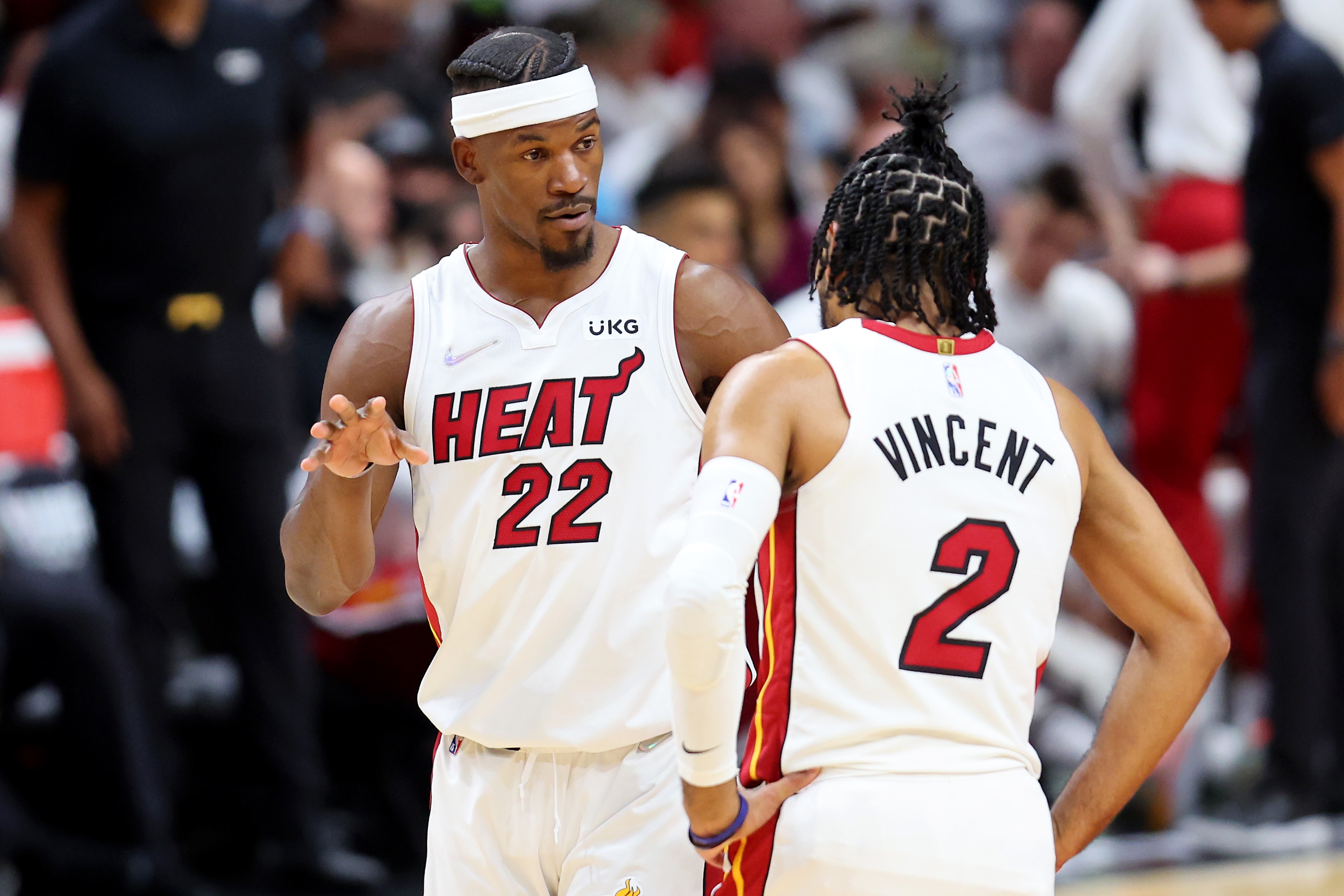 Jimmy Butler's Lack of Help Criticized by Fans in Heat's Game 2 Loss to ...
