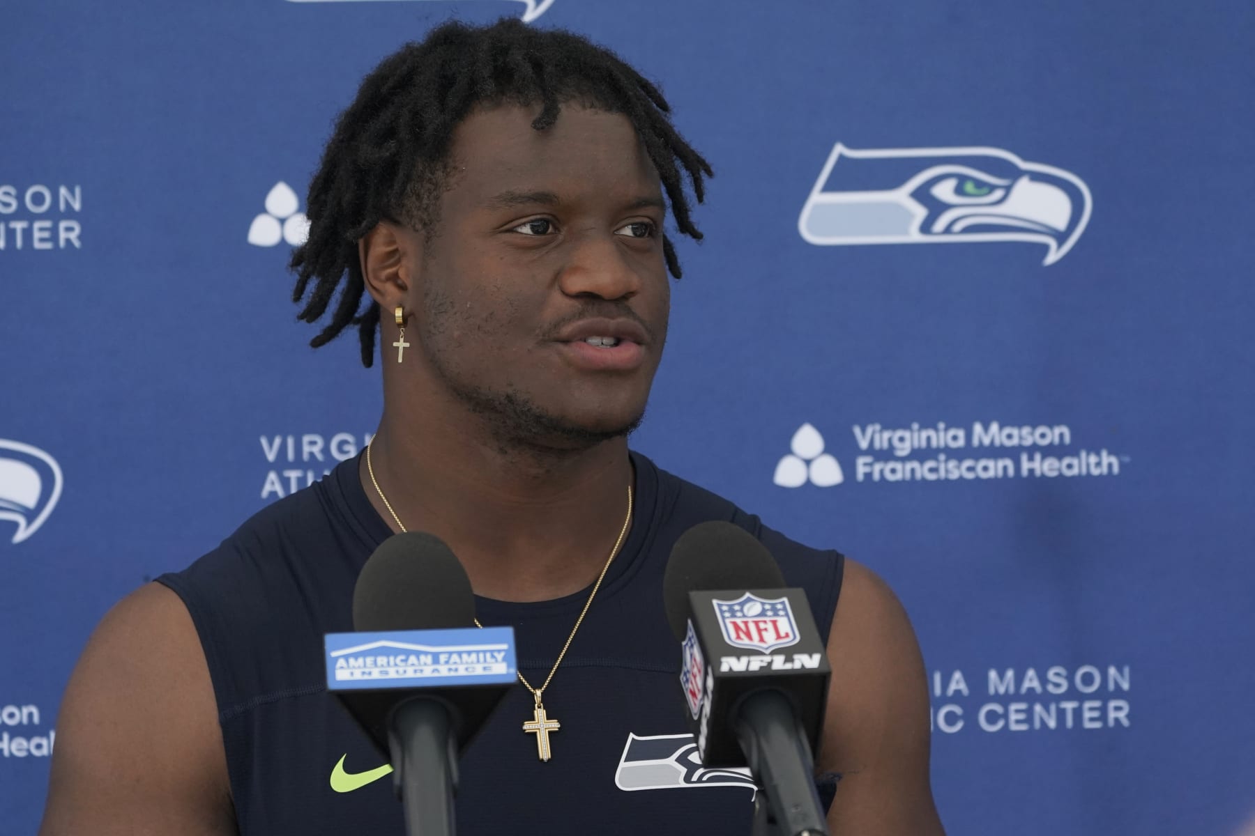 Report: Seahawks' Kenneth Walker Underwent Hernia Surgery; Expected to ...