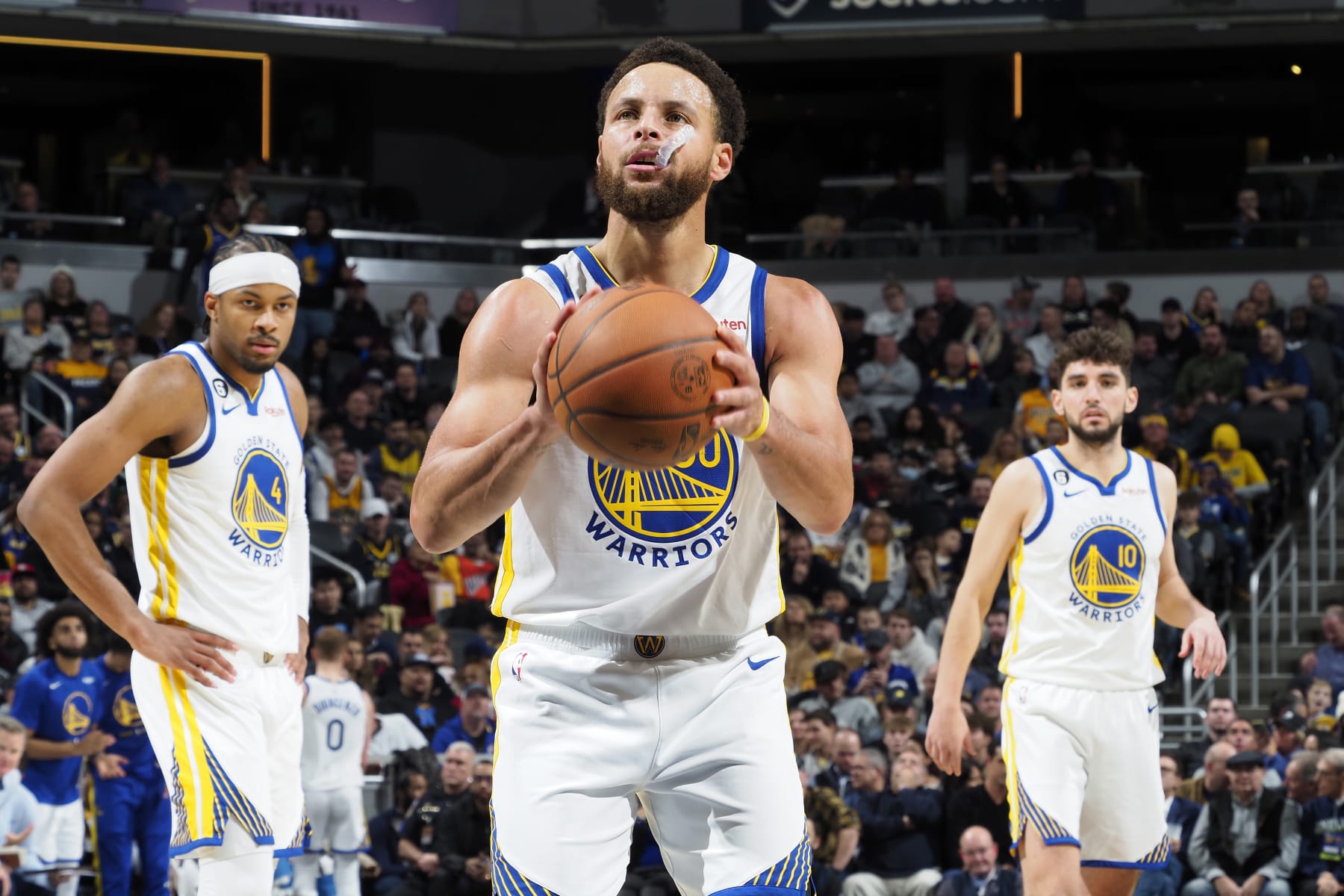 Warriors' Stephen Curry Out at Least 2 More Weeks amid Rehab from Shoulder Injury | News, Scores ...