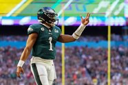 7 Players Not In NFL Free Agency Who Will Sign Contract Extensions