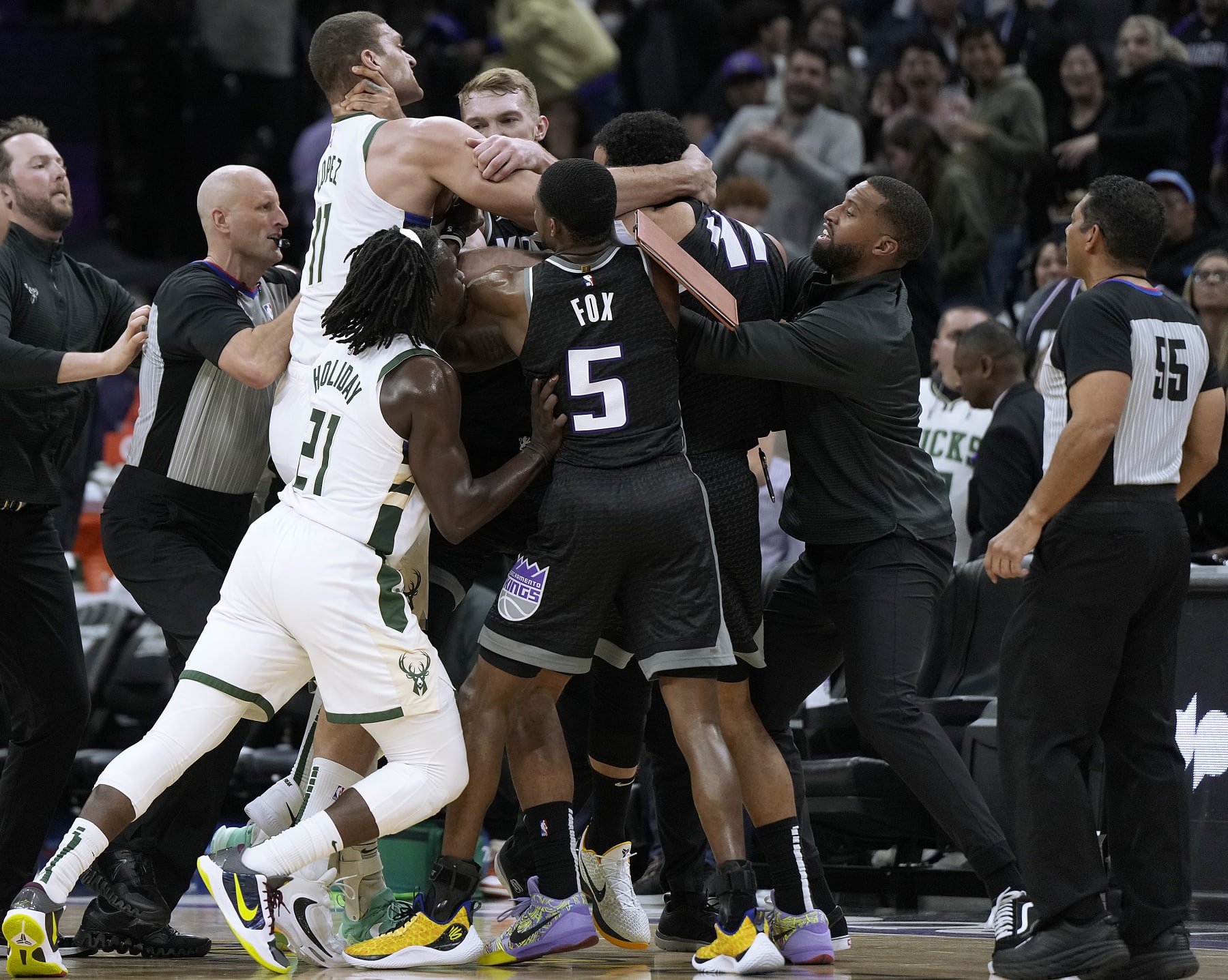 Trey Lyles Suspended 1 Game, Brook Lopez Fined $25K for Fight at End of ...