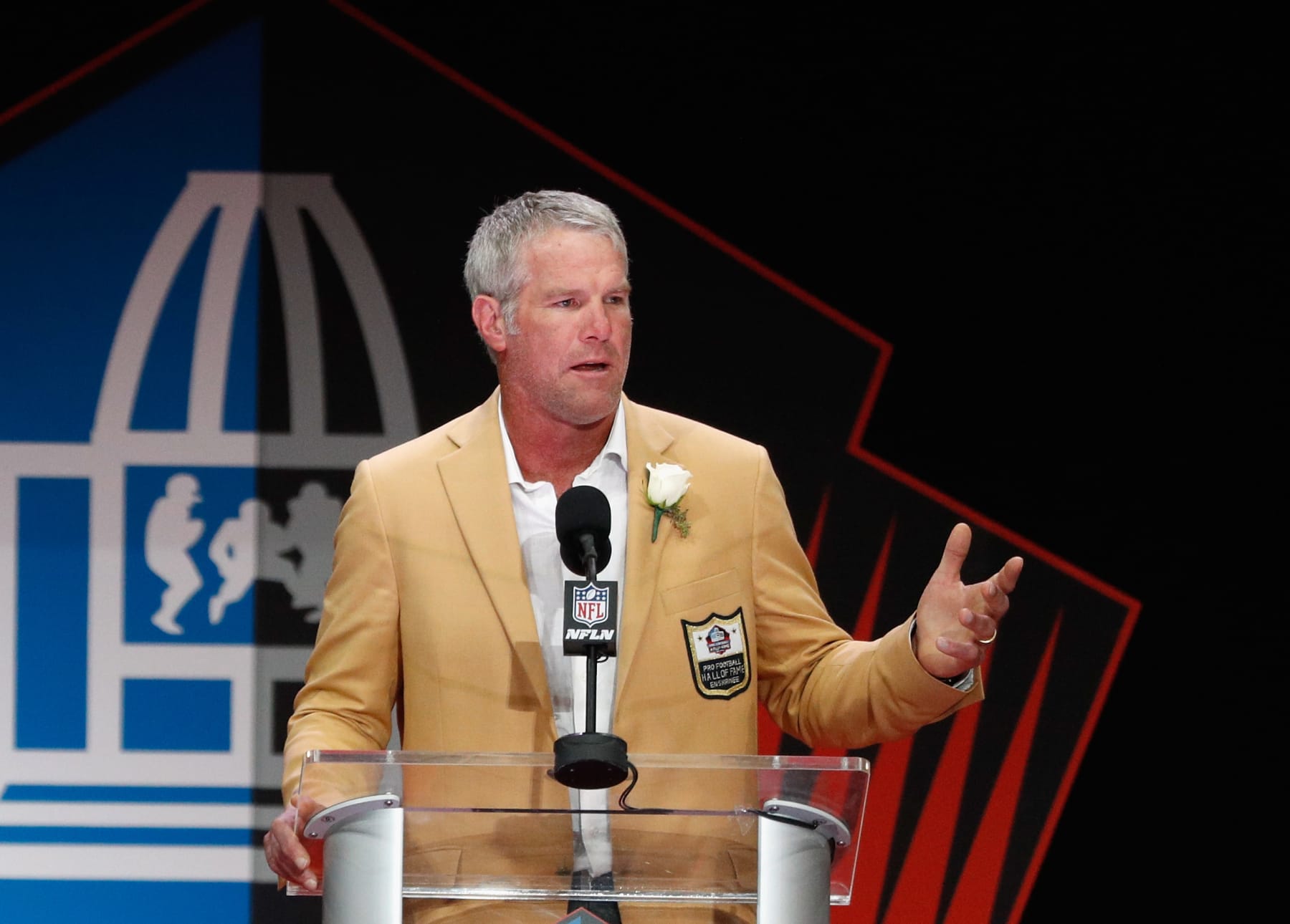 Brett Favre Sought Help from Donald Trump in 2019 for Concussion Drug ...
