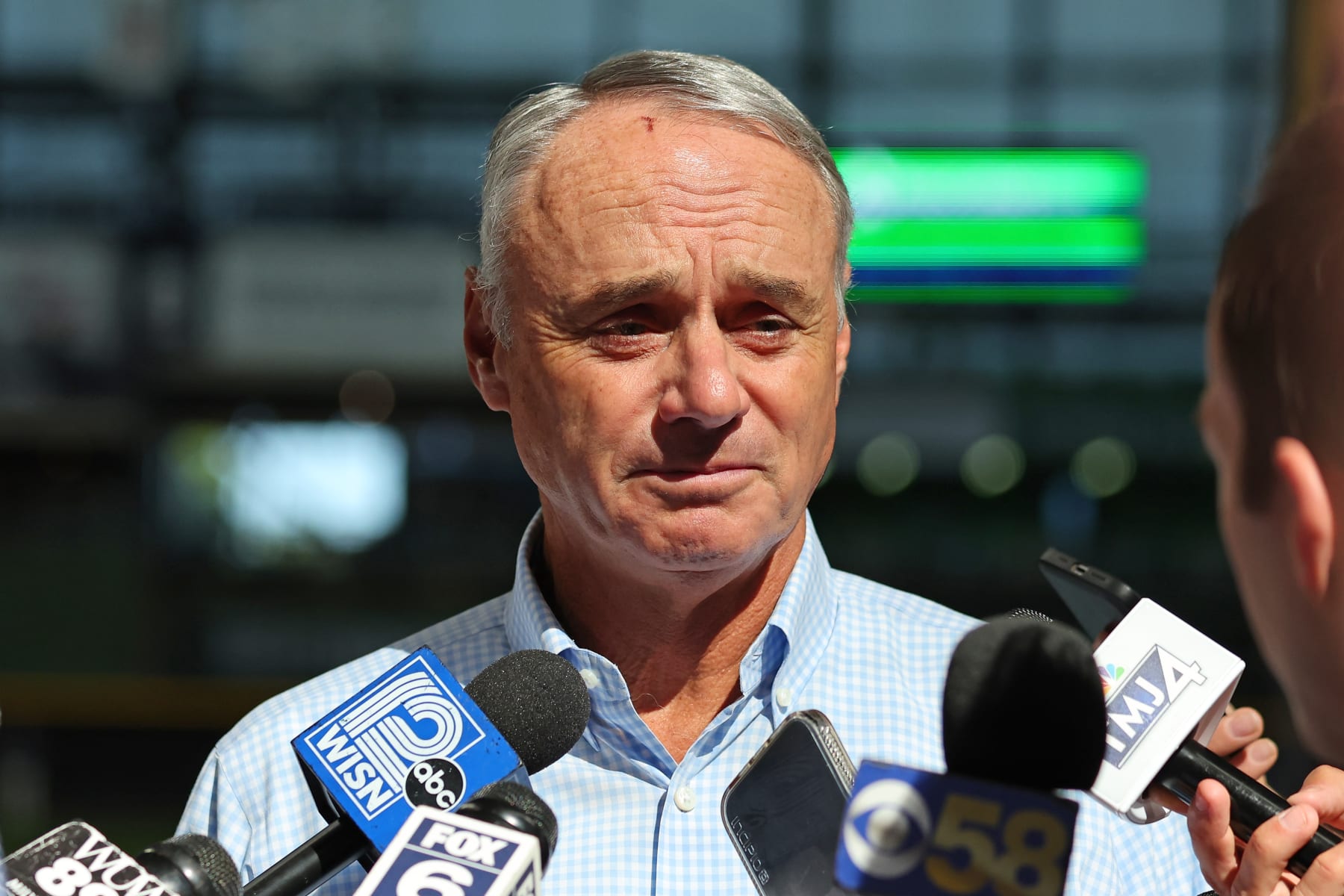 MLB, Rob Manfred Sued By 17 Former Scouts for Alleged Age ...