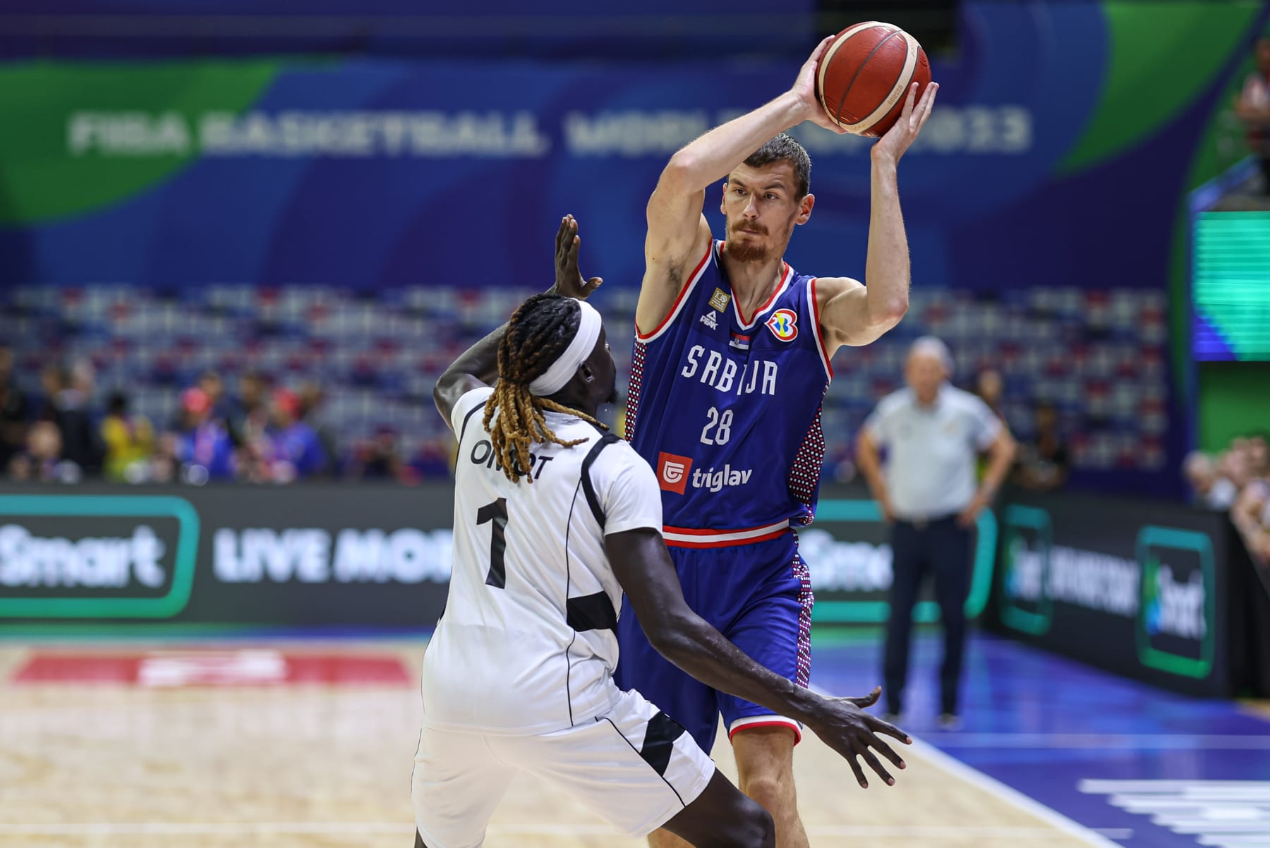 Serbia's Simanić Had Kidney Removed After Being Elbowed by Nuni Omot in ...