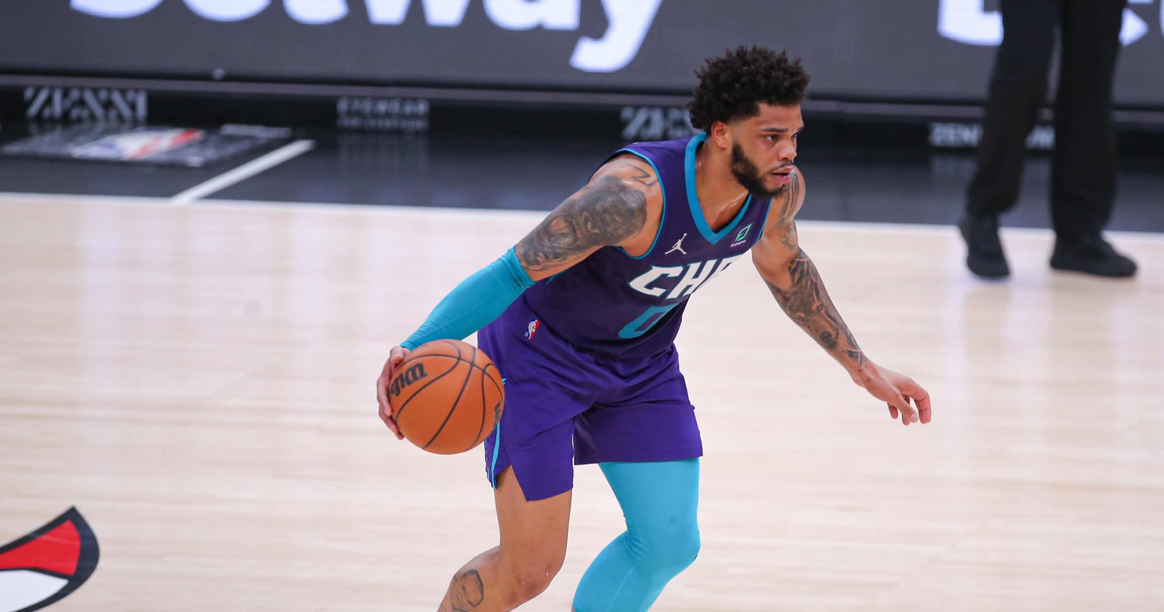 Hornets' Miles Bridges Turns Himself in After Allegedly Violating ... Hornets' Miles Bridges Turns Himself in After Allegedly Violating ...