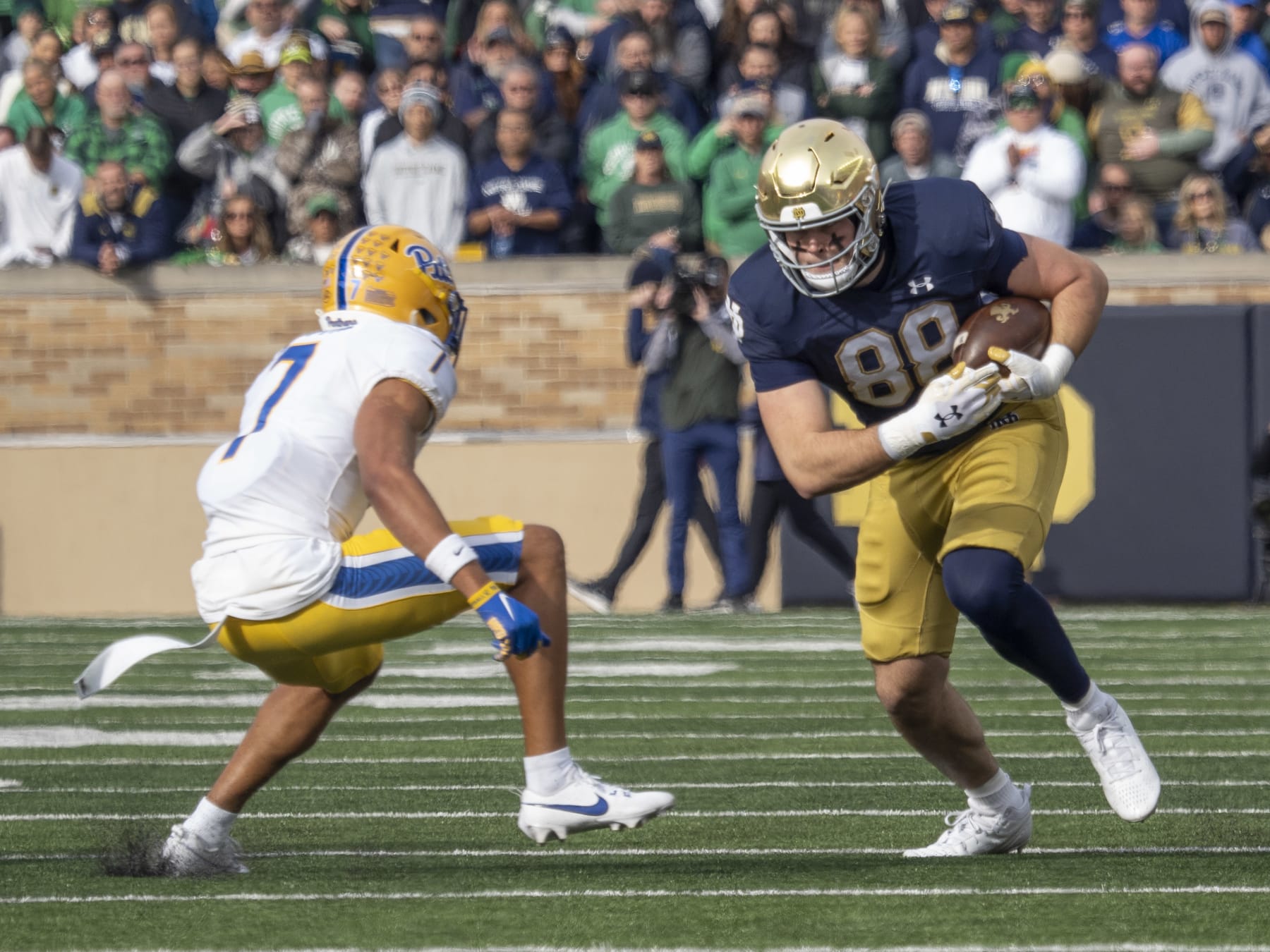 Notre Dame TE Mitchell Evans to Undergo Season-Ending Surgery on Torn ACL Injury | News, Scores ...