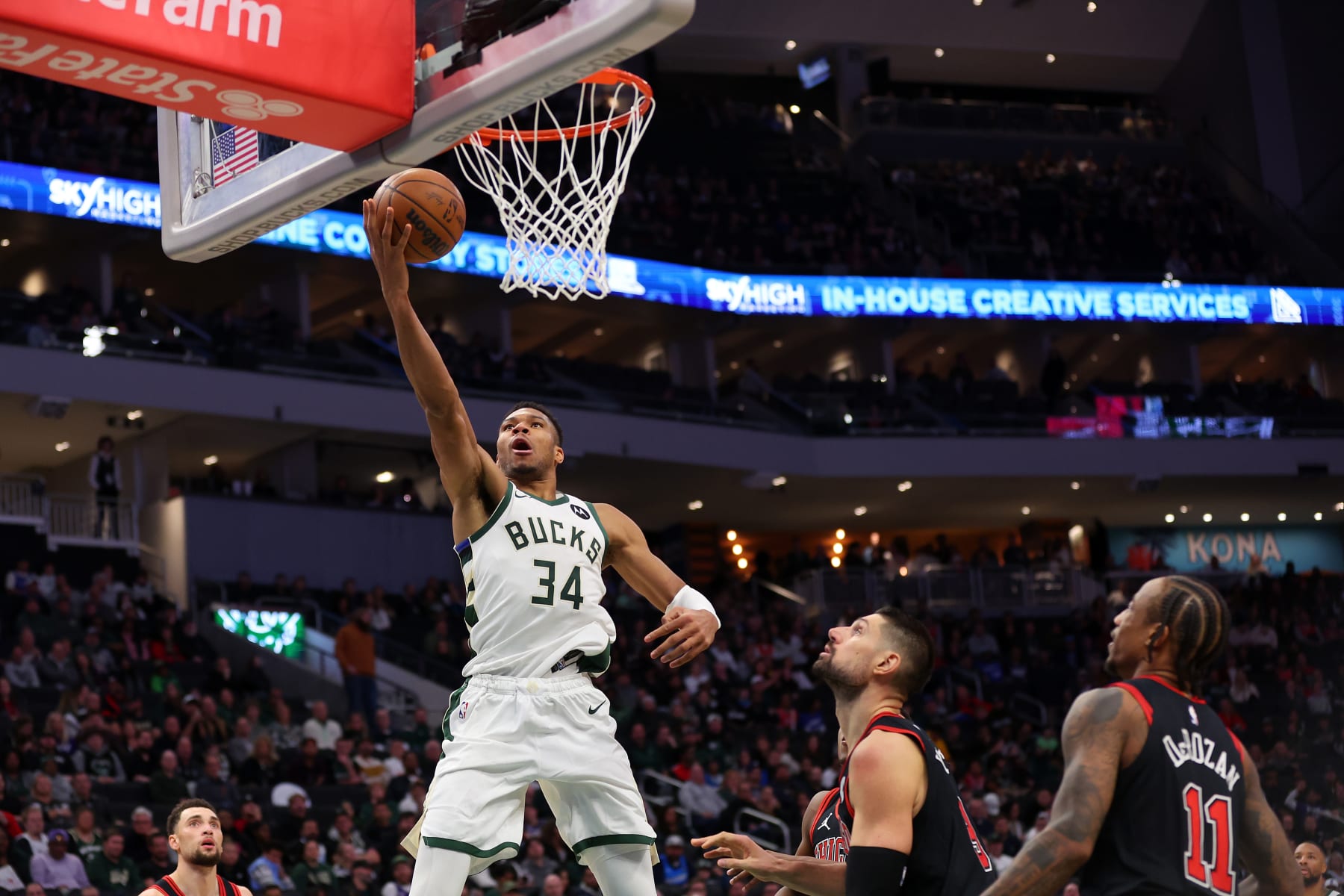 Giannis Antetokounmpo Out for Bucks vs. Donovan Mitchell, Cavs with Shoulder Injury | News ...