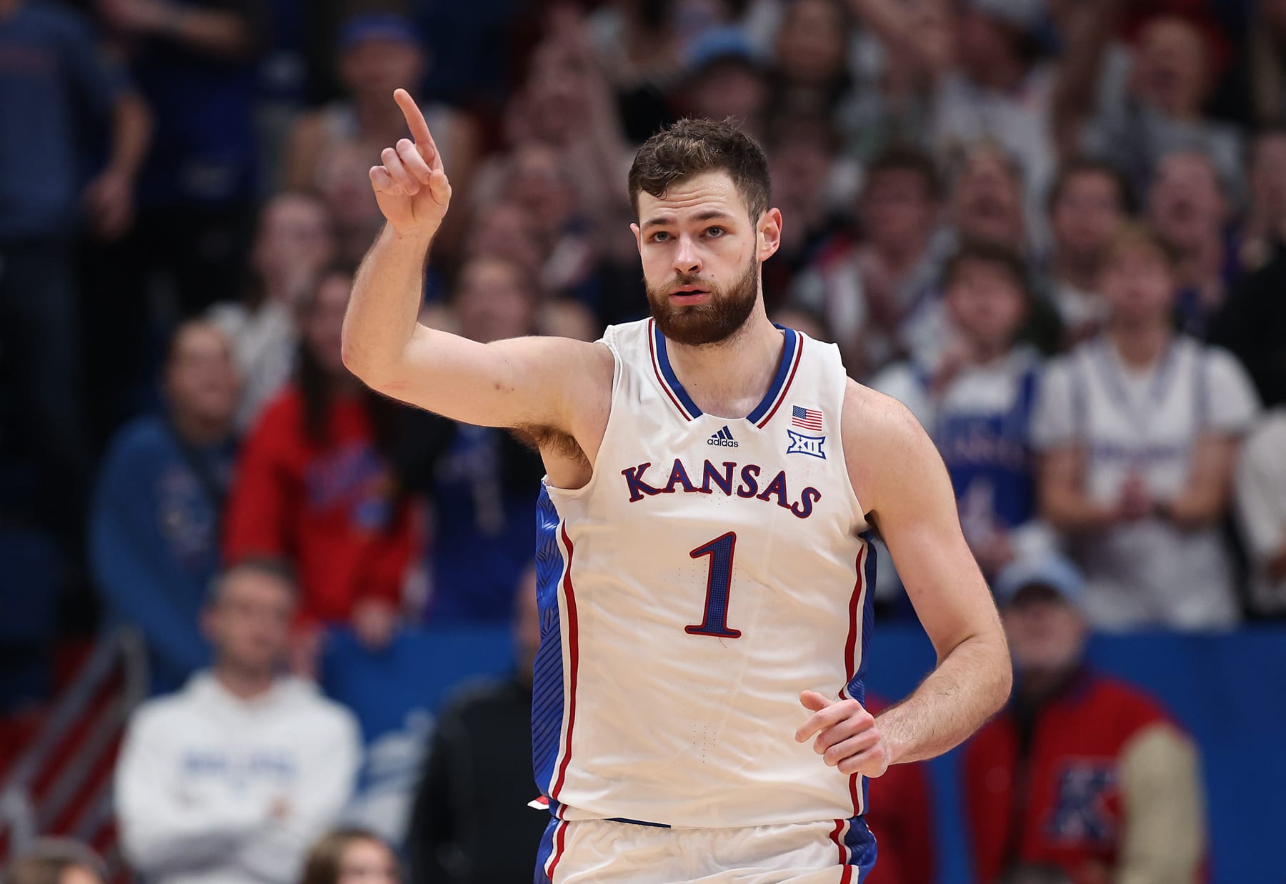 Hunter Dickinson Has CBB Fans Torn in Kansas' Win vs. Missouri in ...