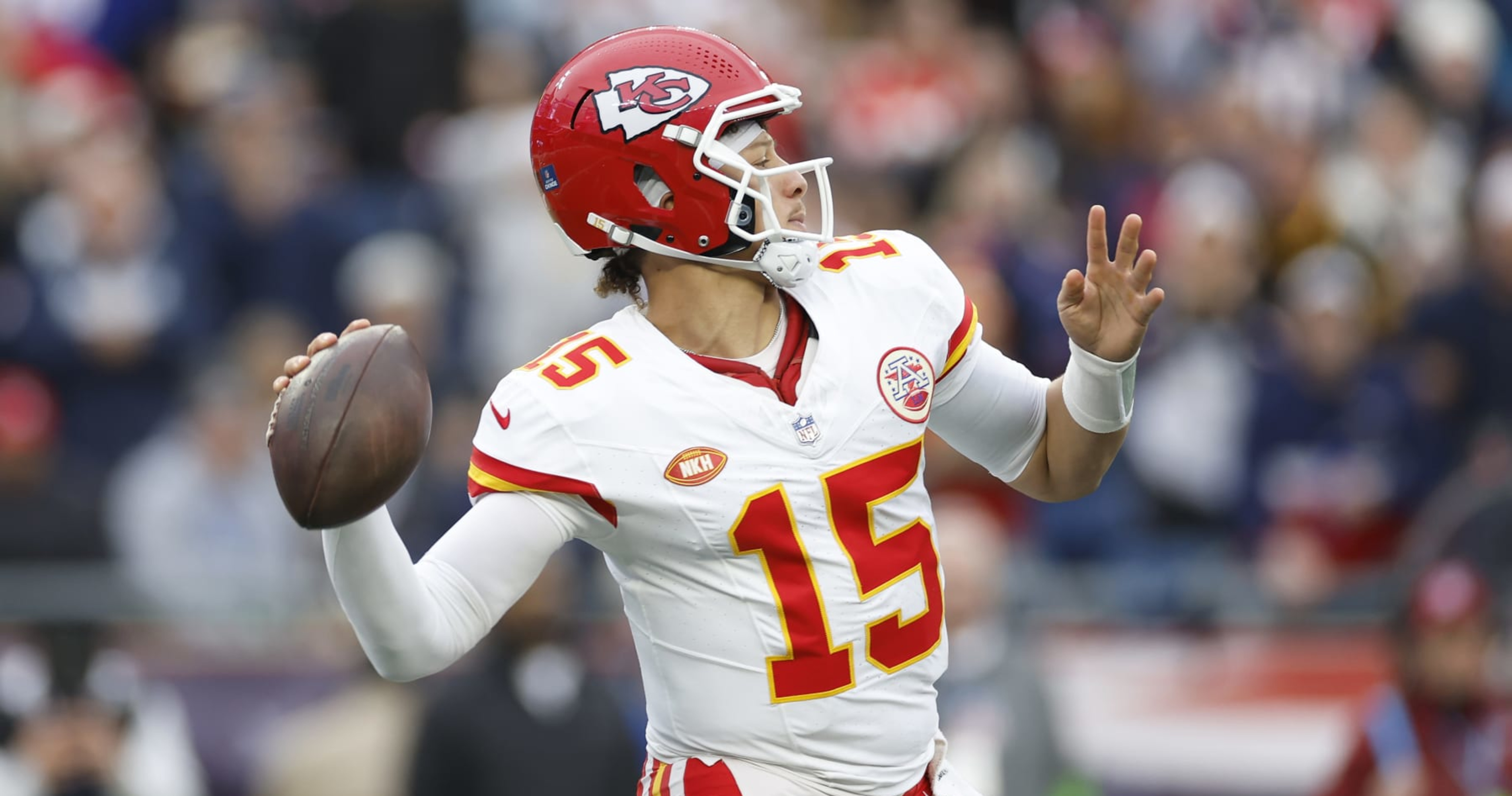 Chiefs' Patrick Mahomes Agrees to Endorsement Contract With Logan Paul ... Chiefs' Patrick Mahomes Agrees to Endorsement Contract With Logan Paul ...