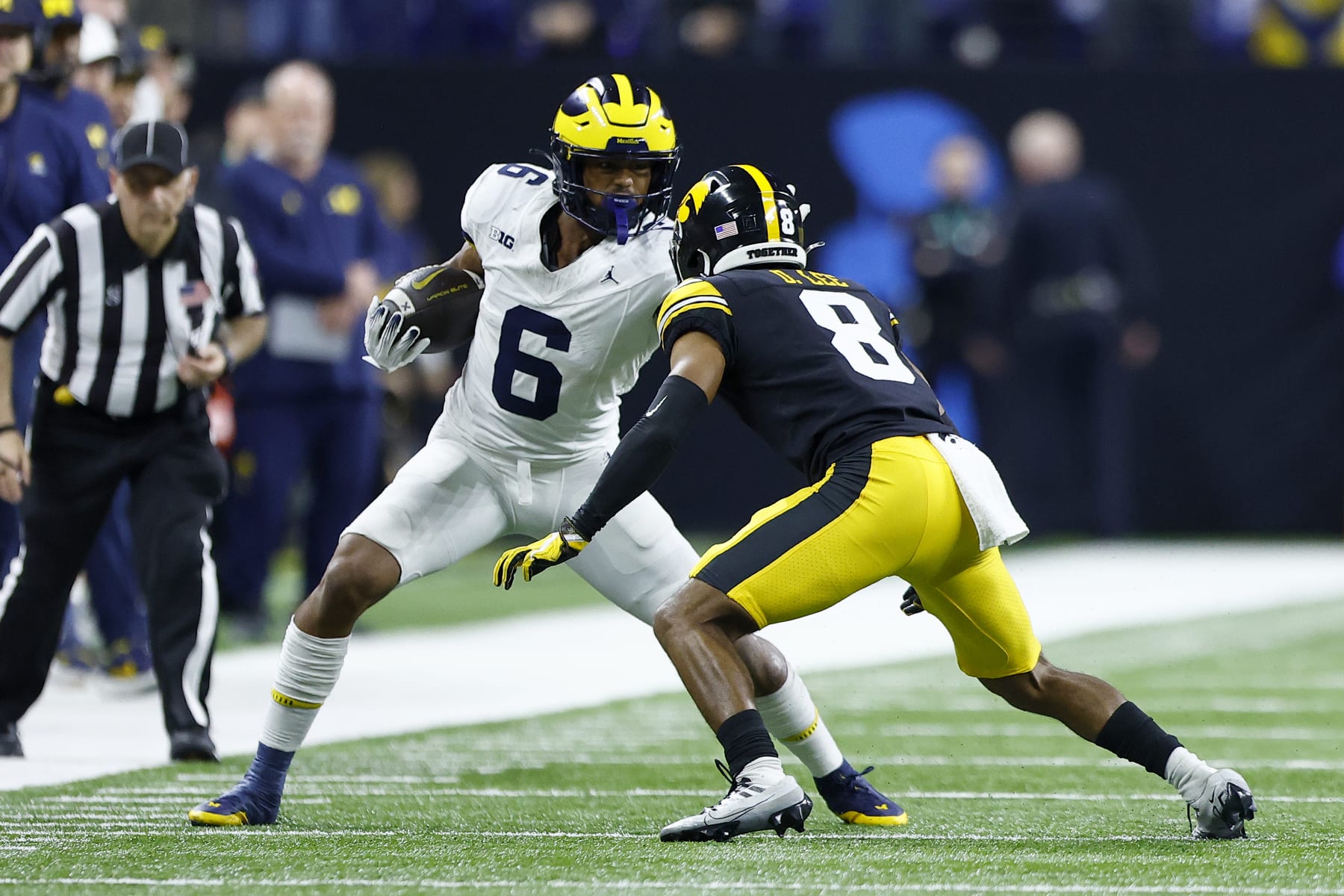 Ncaa College Football Bowl Odds And Predictions For Todays Nfl