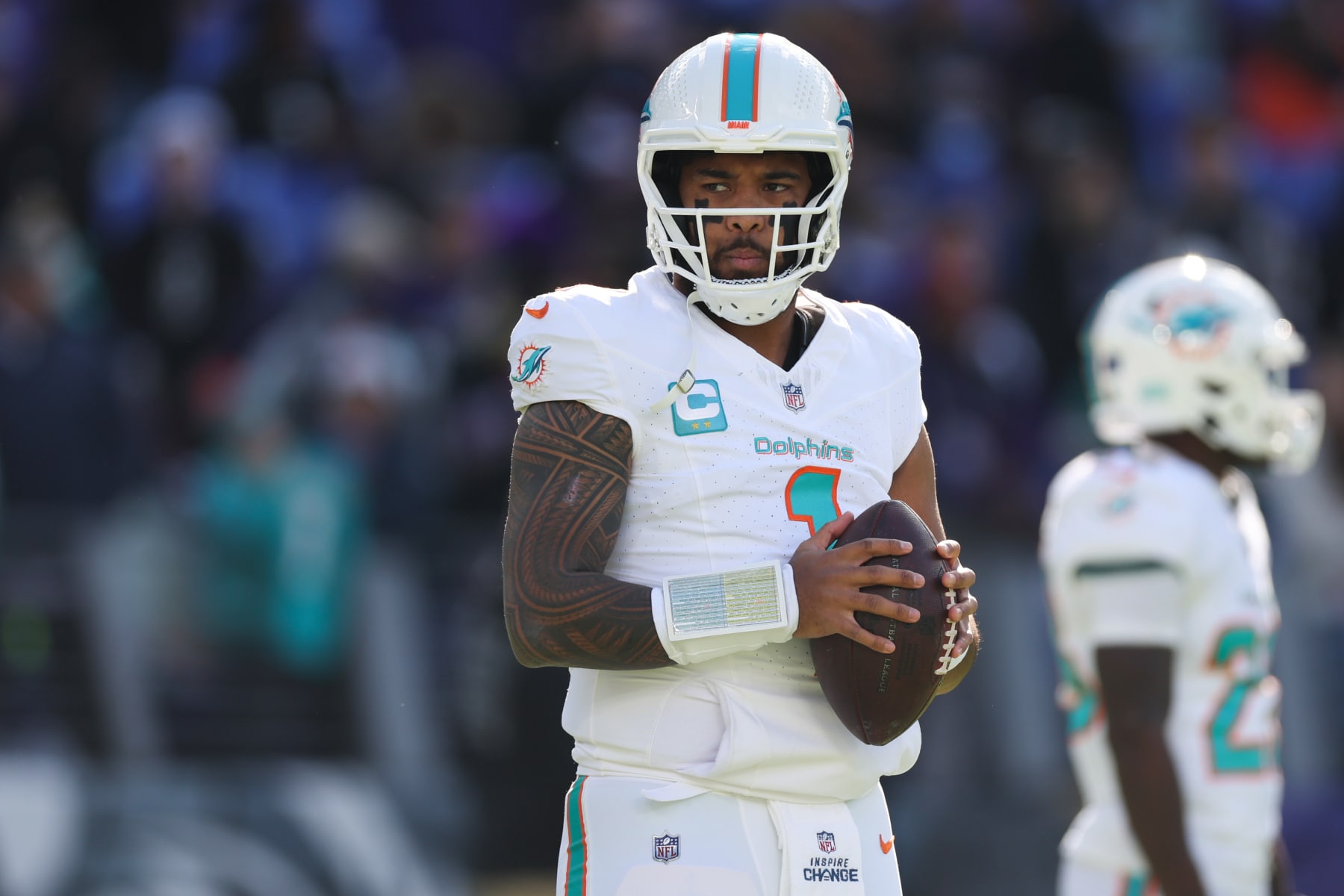 Dolphins' Mike McDaniel Downplays Tua Tagovailoa Shoulder Injury Ahead ...