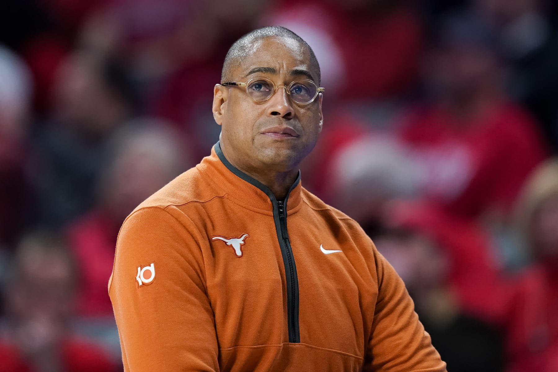Texas' Rodney Terry Apologizes for Confronting UCF Players Over 'Horns ...