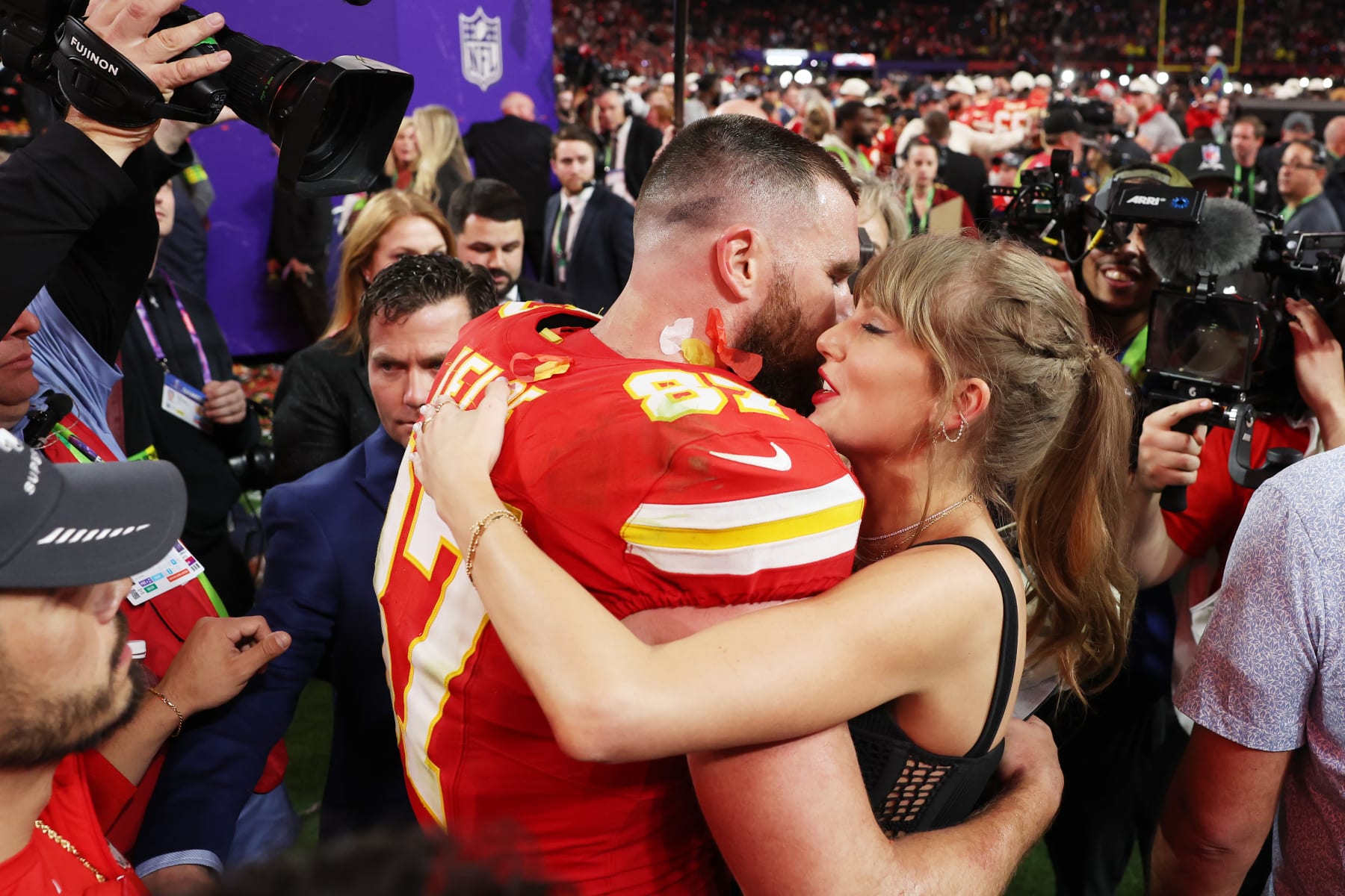Travis Kelce, Taylor Swift Dance, Kiss in Videos at Chiefs' Super Bowl Victory Party | News ...