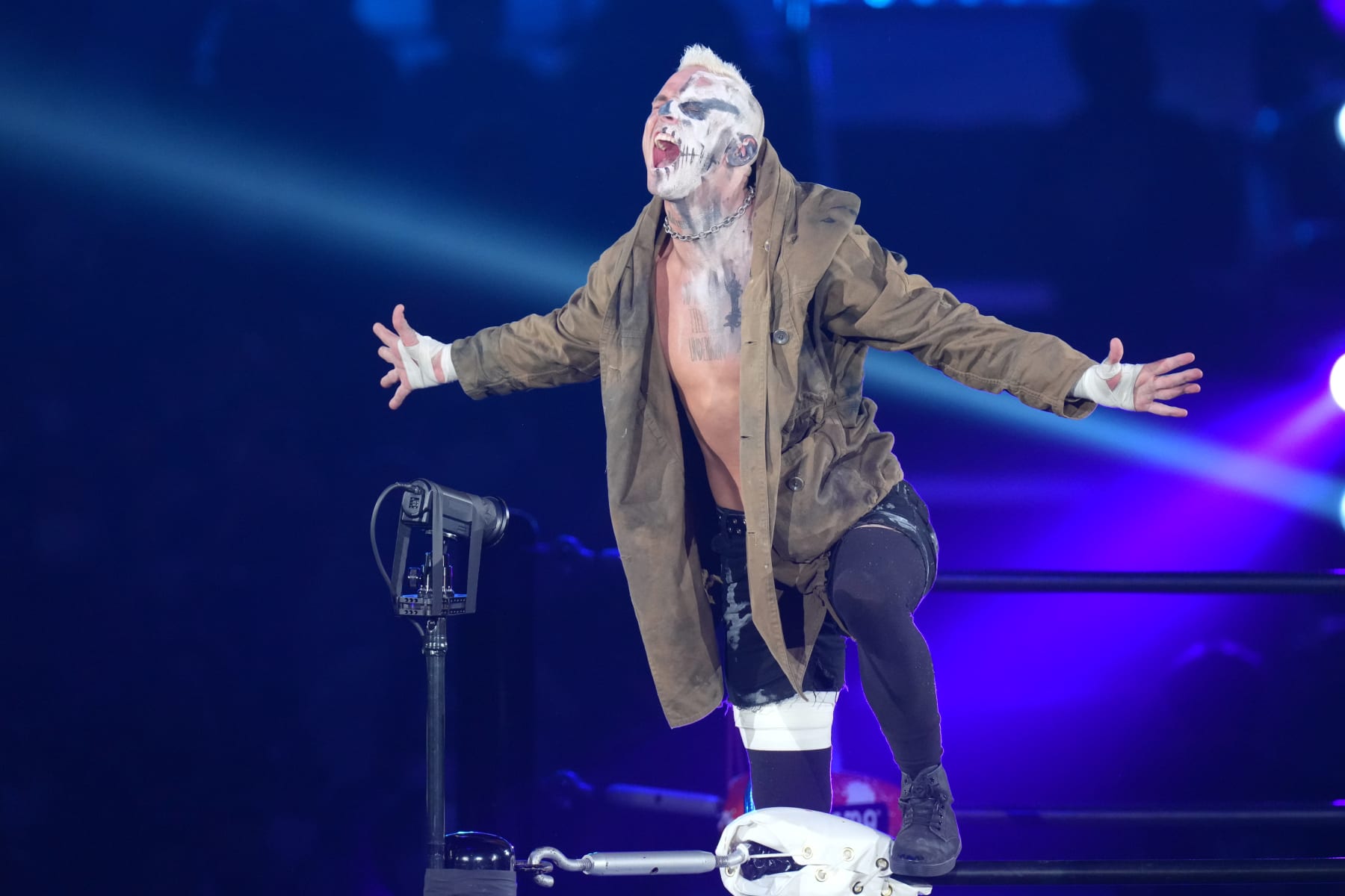 Darby Allin Suffers Broken Foot Injury at AEW Dynamite; Mount Everest ...