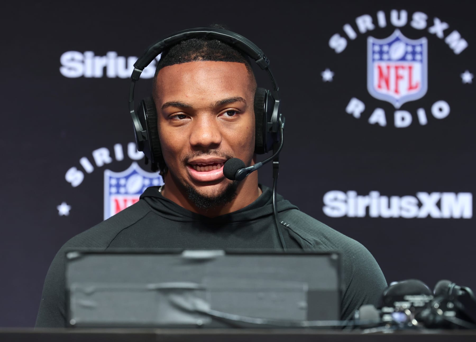 NFL Star Bijan Robinson's Perfect March Madness Bracket Spoiled by No. 15 WKU's Loss | News ...