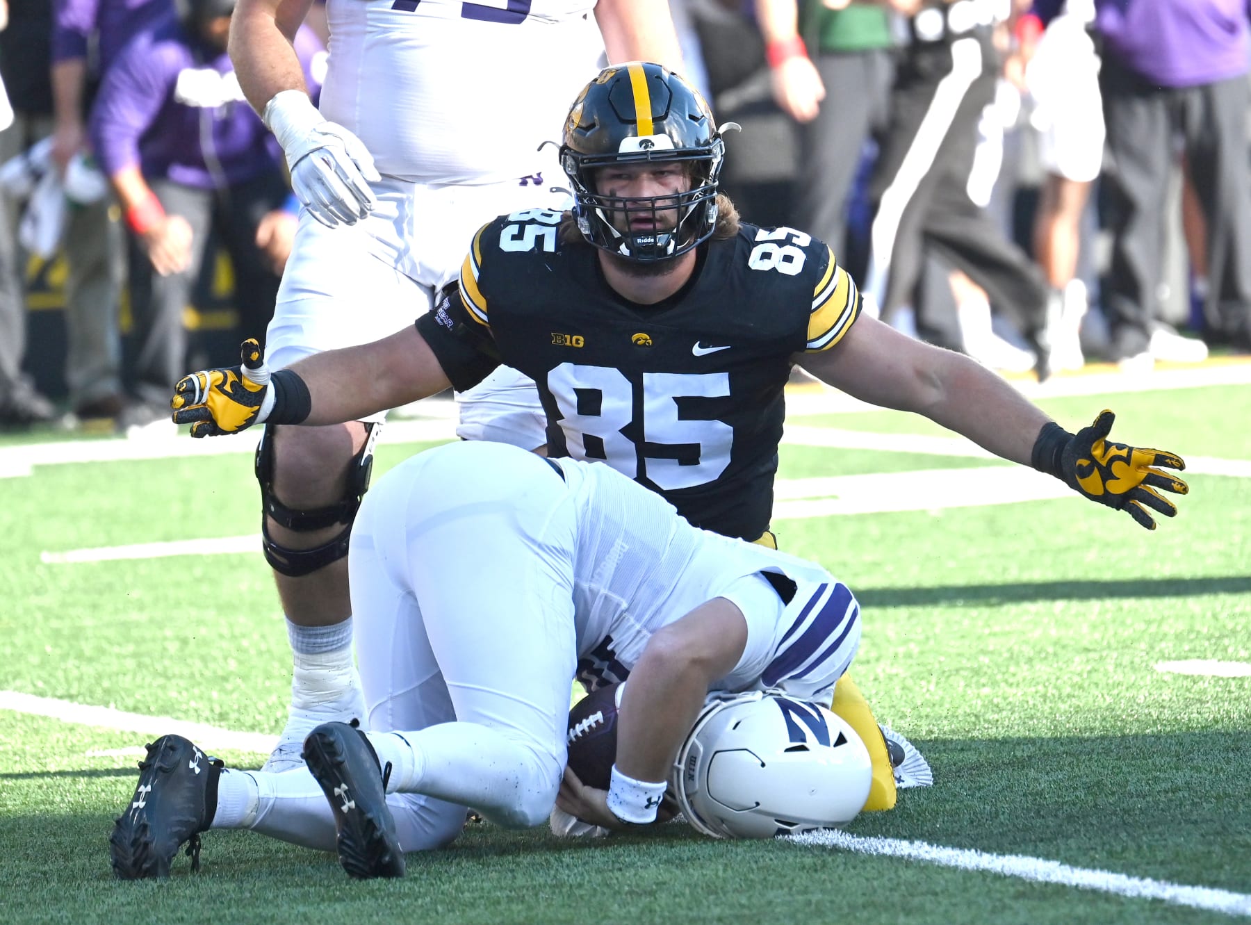 Logan Lee NFL Draft 2024: Scouting Report for Iowa DL | News, Scores ...