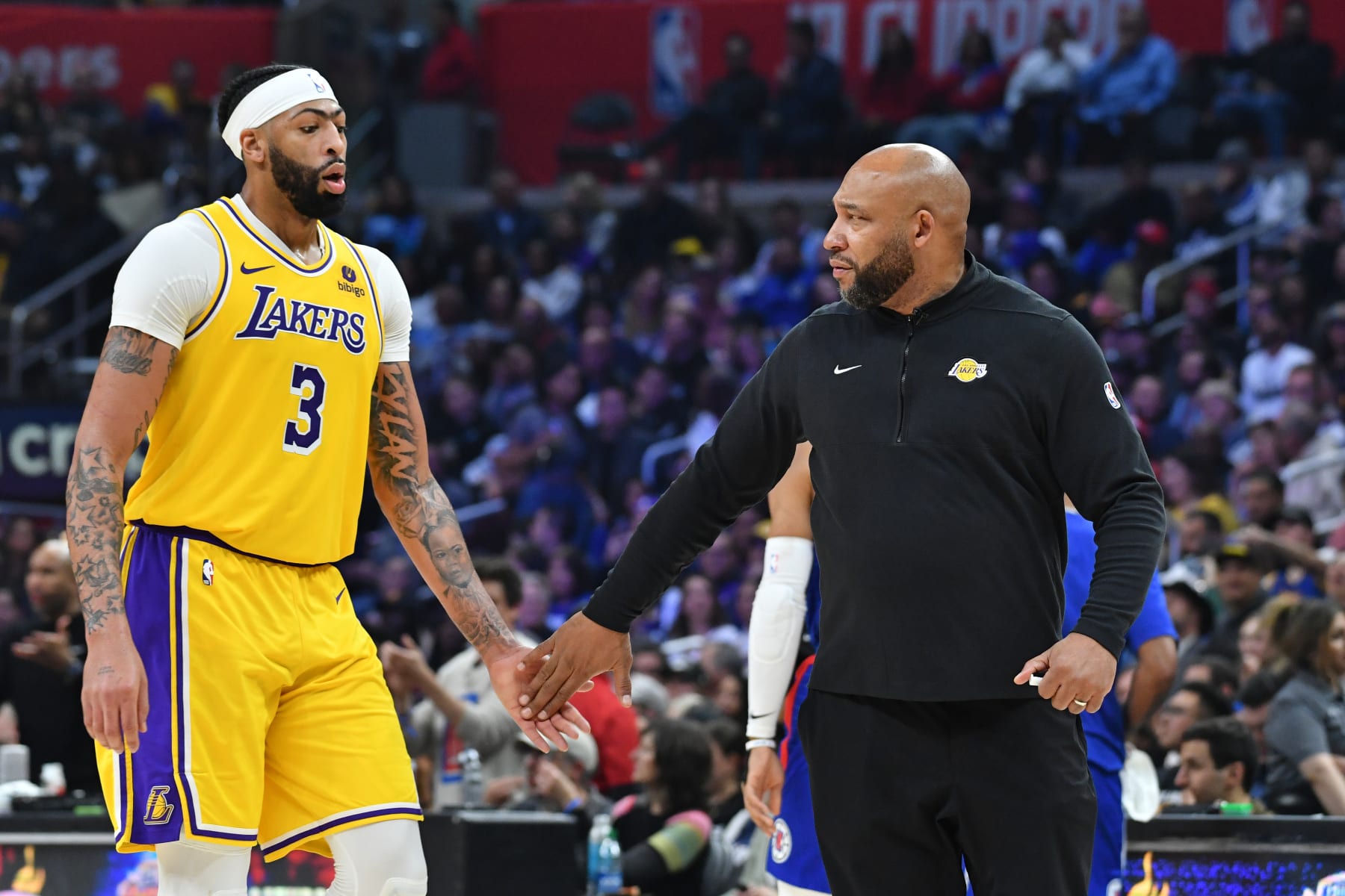 Windhorst: Lakers' Anthony Davis Blamed Darvin Ham for G2 Loss with ...