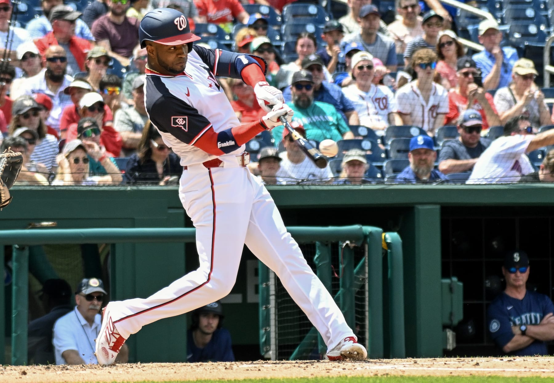 MLB Rumors: Victor Robles to Sign Mariners Contract After Being ...