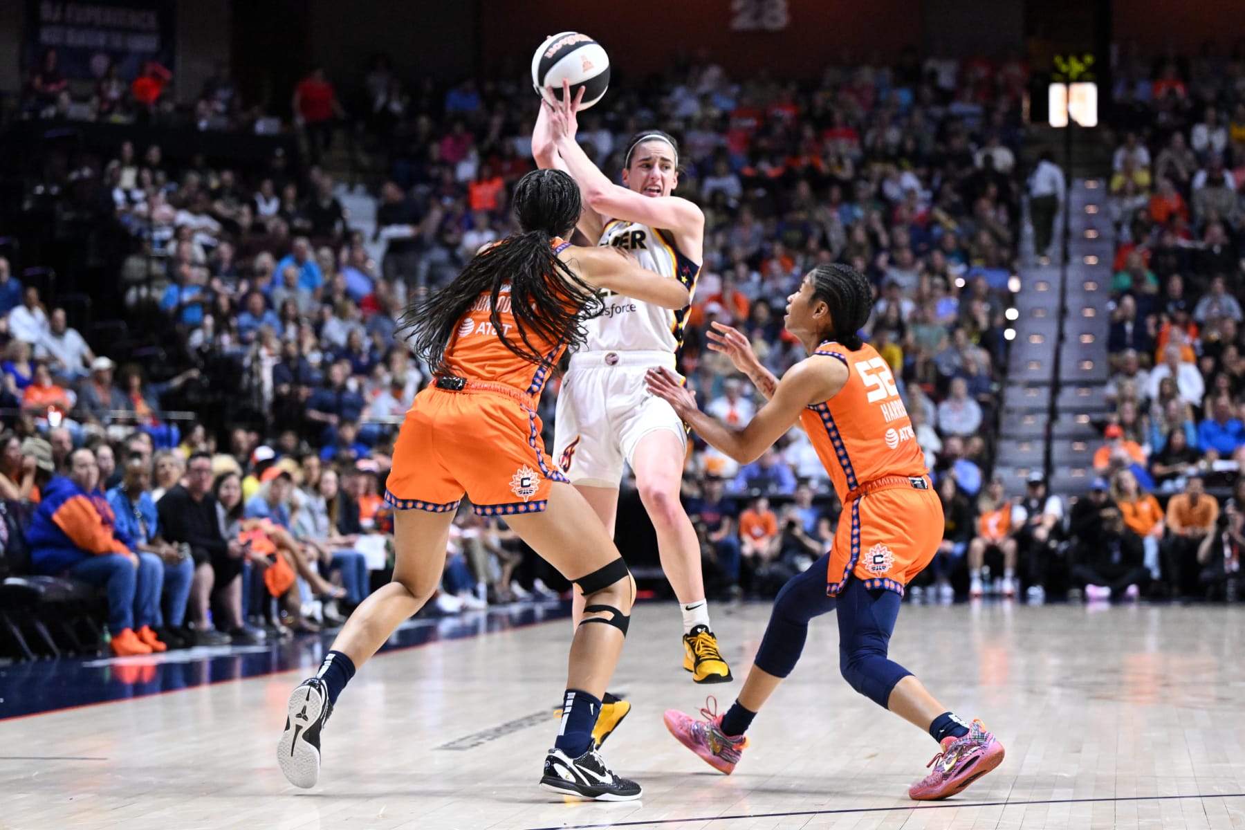 Caitlin Clark Scores 10, Disappoints WNBA Fans amid Fever's Blowout Loss to Sun | News, Scores ...
