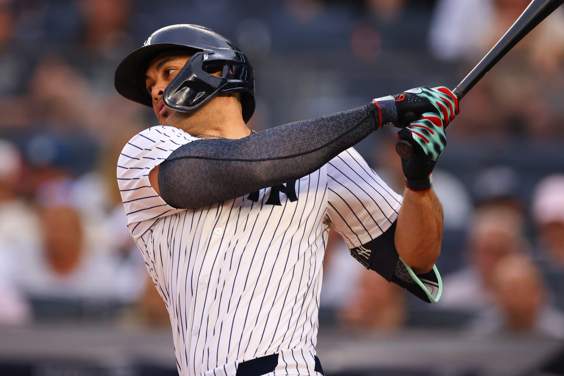 Yankees' Giancarlo Stanton Suffers Hamstring Injury vs. Braves; DH to ...