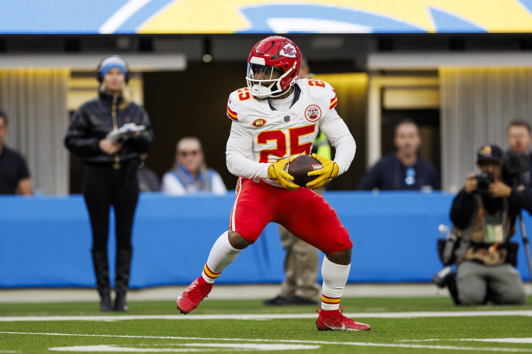 Chiefs' Clyde Edwards-Helaire Opens Up About PTSD Diagnosis After ...