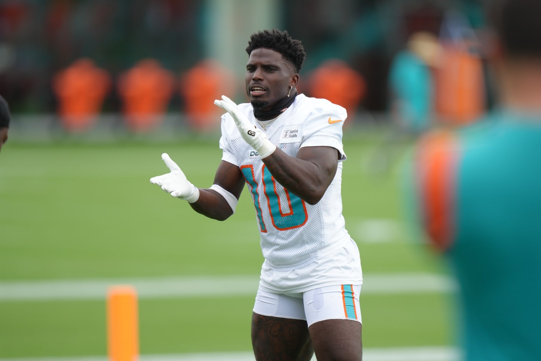 Tyreek Hill Says 'I'm Here to Stay' After Rumored Record $90M Dolphins ...