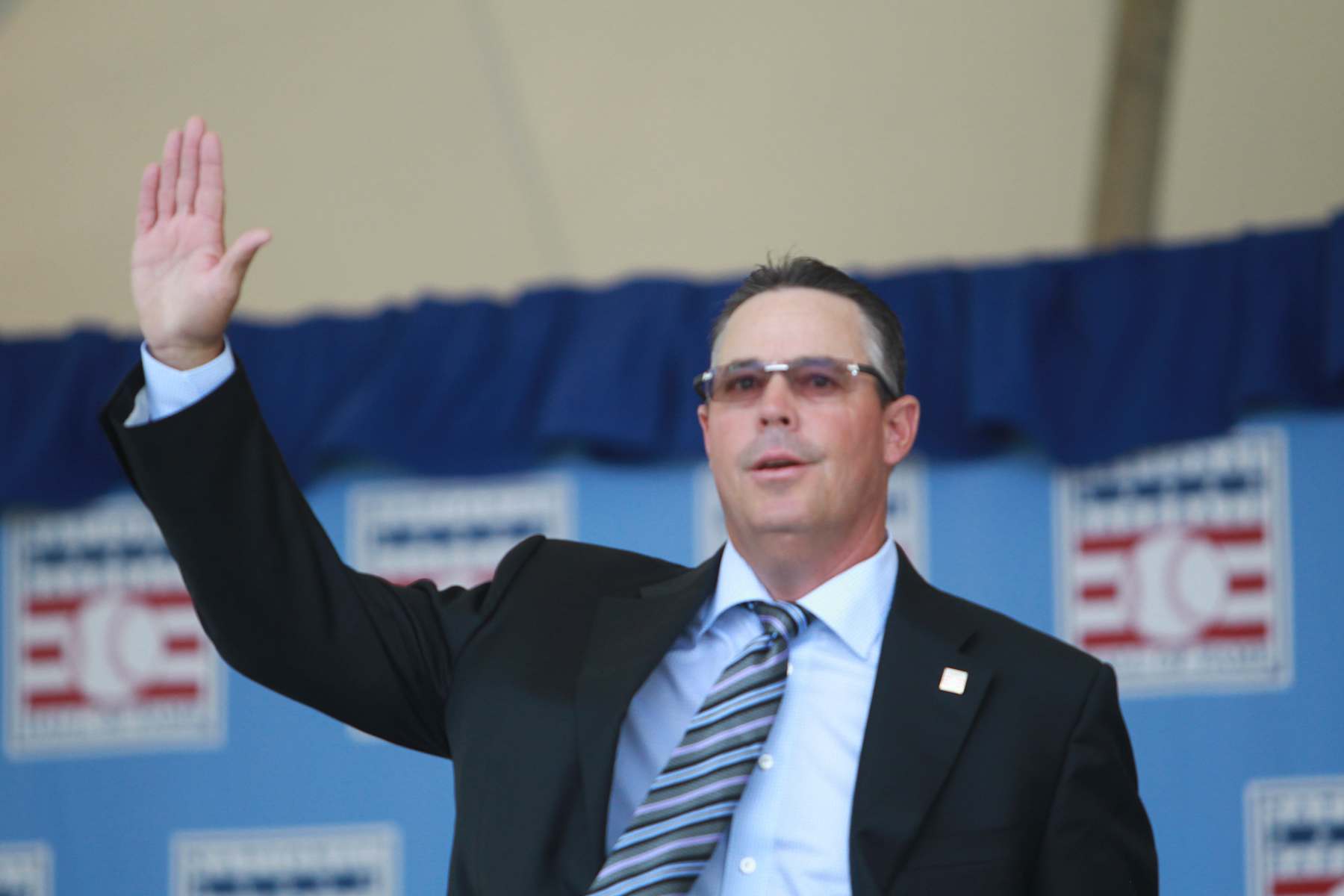 Video: MLB Icon Greg Maddux's Secret Signs for Calling His Own Pitches Revealed | News, Scores ...