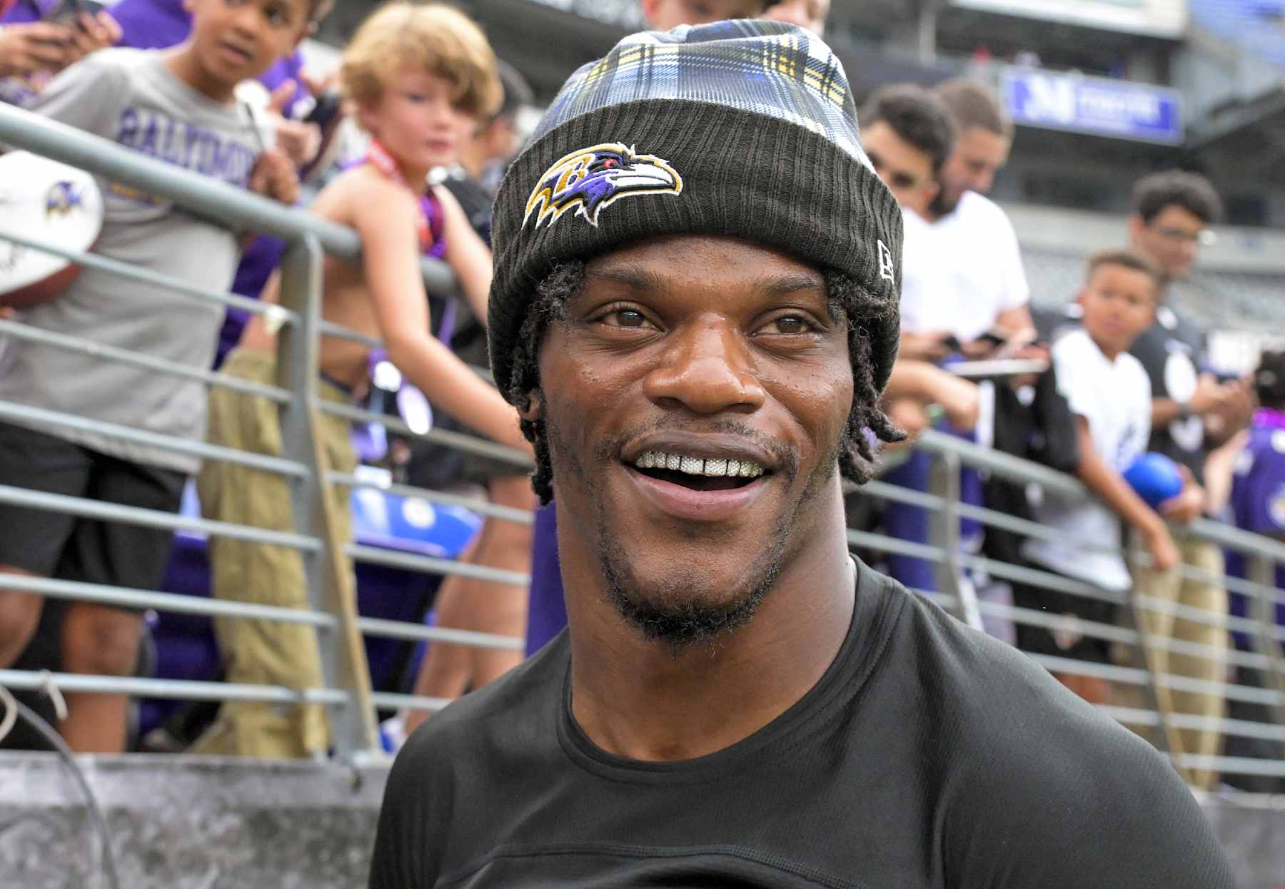 Lamar Jackson, Justin Jefferson, Puka Nacua Among Athletes to Sign ...