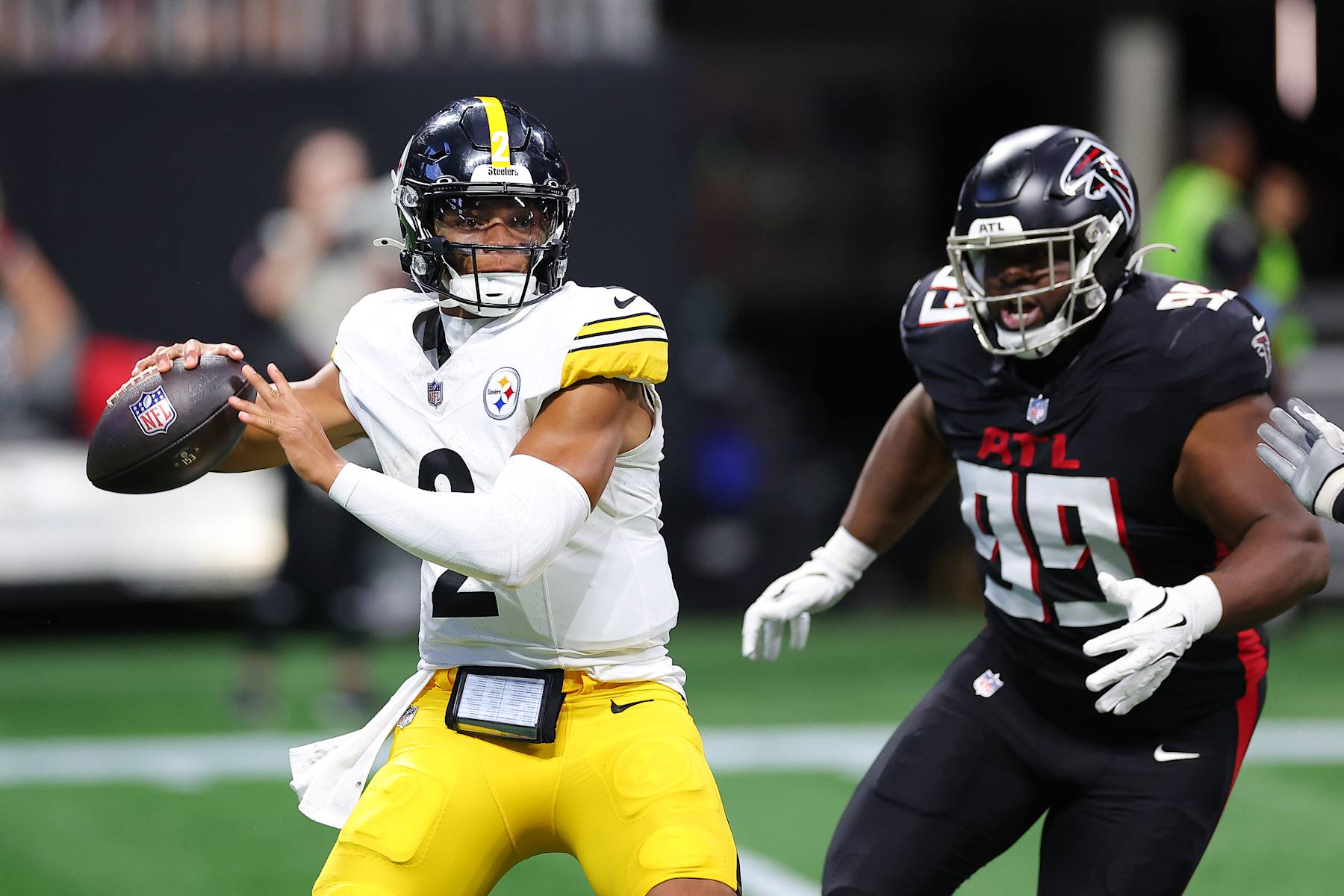 Steelers Fans Want Justin Fields as QB1 over Russell Wilson After Win ...