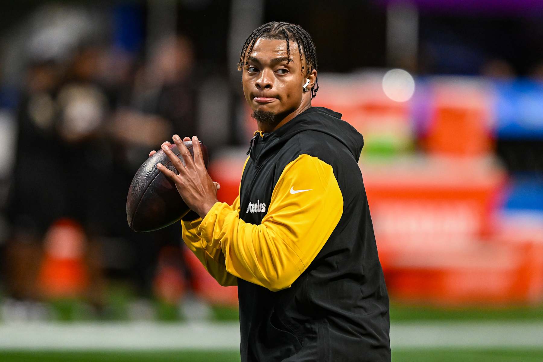 Steelers' Justin Fields in Line to Start vs. Broncos over Injured ...