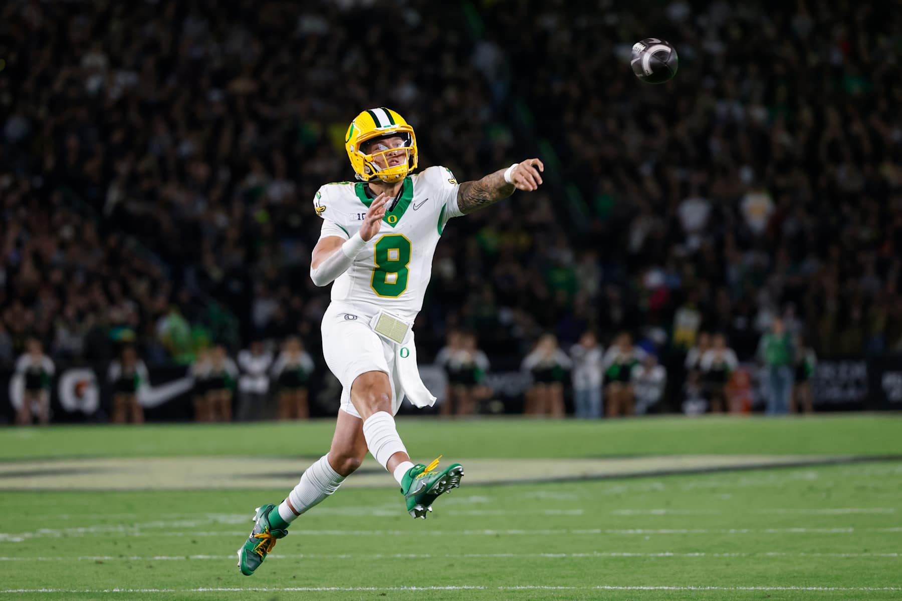 Dillon Gabriel Thrills CFB Fans in Oregon's Blowout Win vs. Purdue amid ...